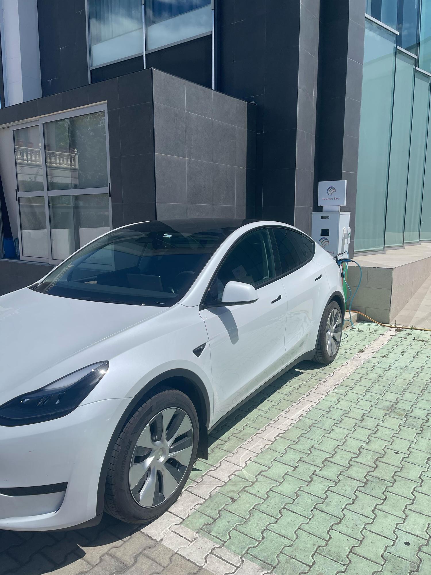 ProCredit Bank station @ ALBES BAR CAFFE | Fier, Fier County | EV Station