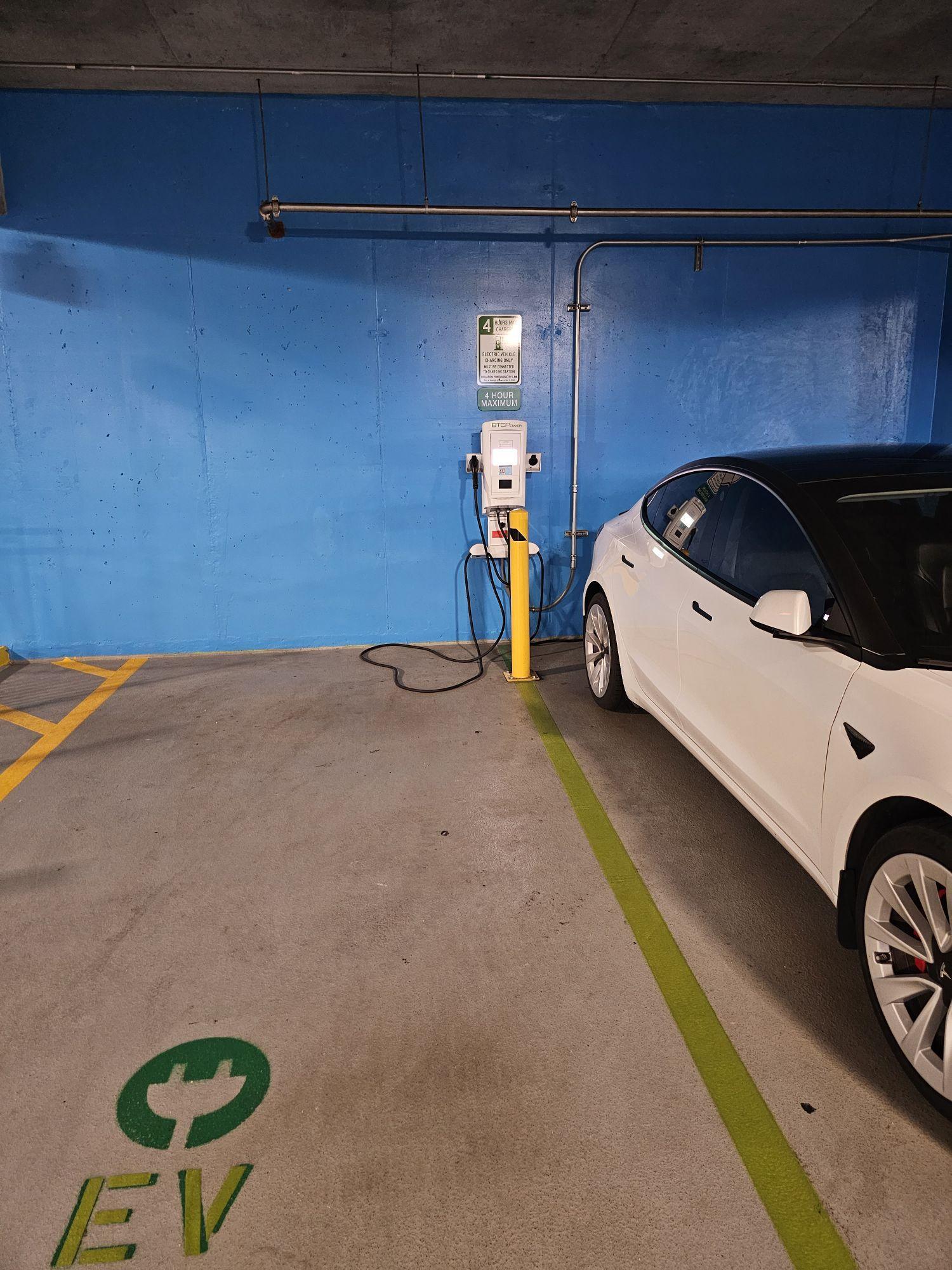 CapTrust Tower (1) | Raleigh, NC | EV Station