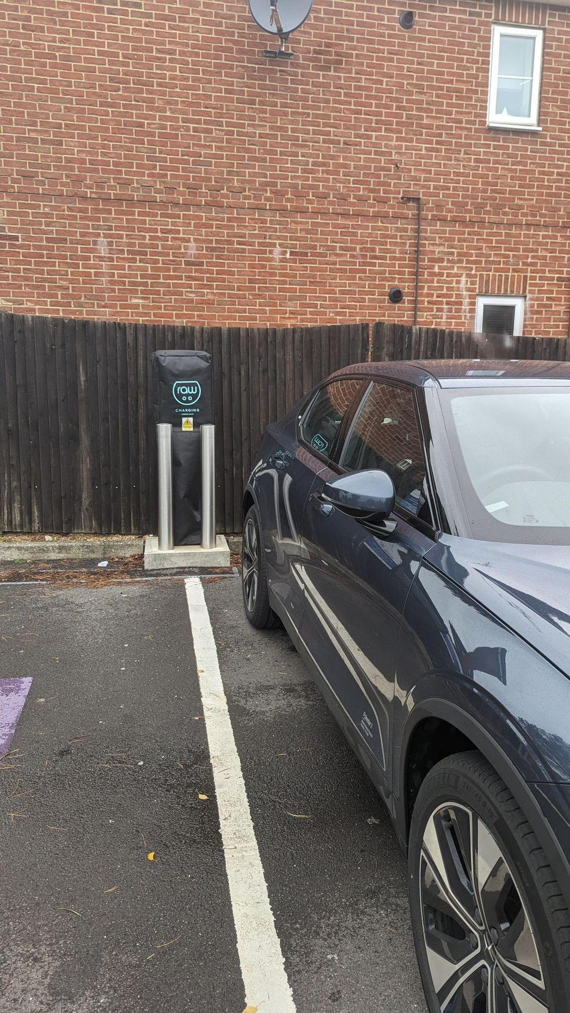 Testwood Pub | Totton, England | EV Station