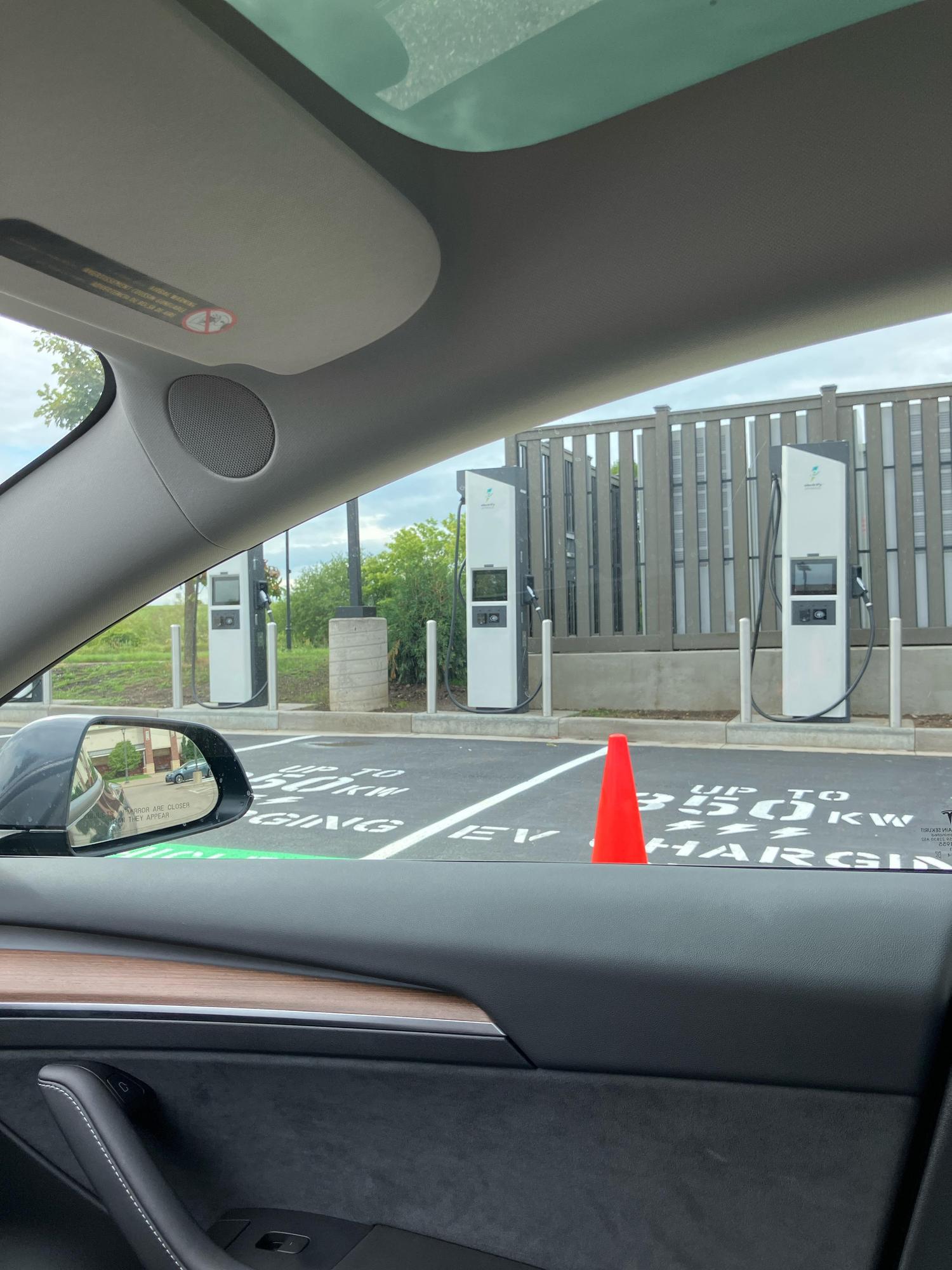 Twin Cities Premium Outlets (1) | Eagan, MN | EV Station