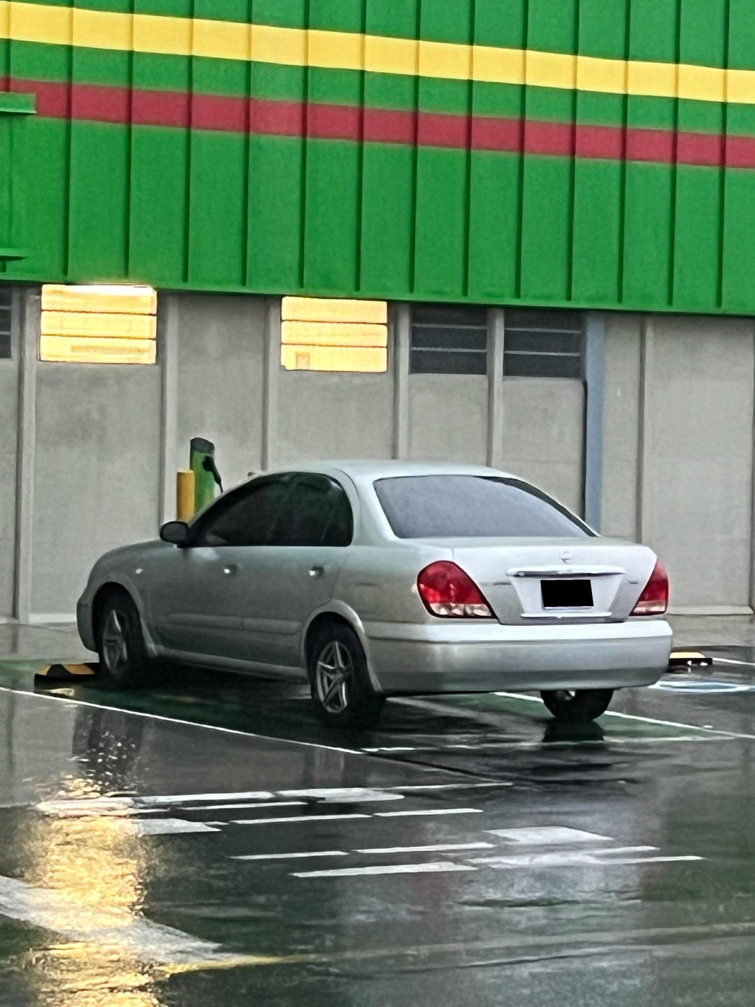 Maxi Palí | Maxi Palí frente a Dekra. | EV Station