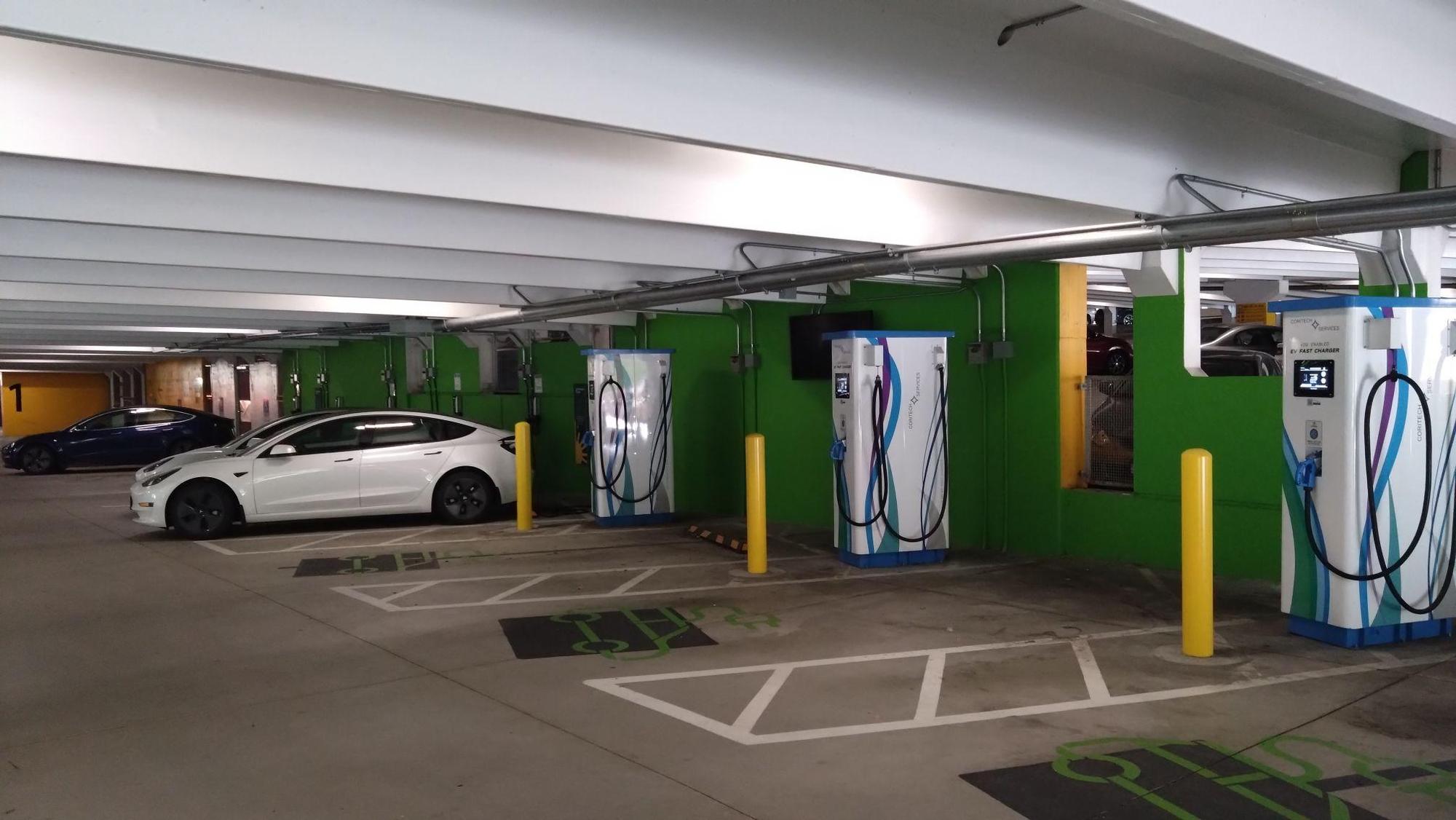 UBC - Thunderbird Parkade (2) | University Endowment Lands, BC | EV Station
