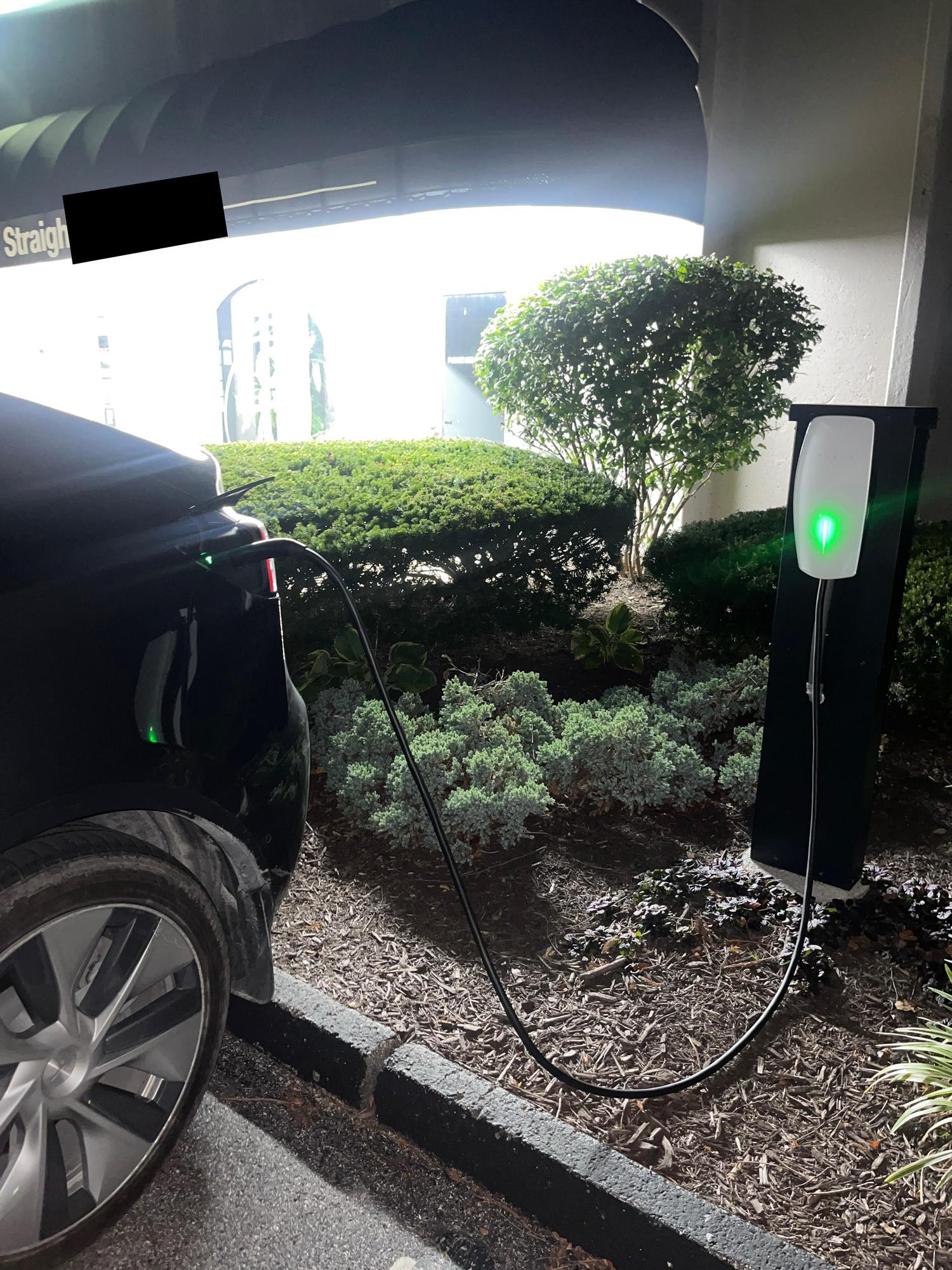 StraightUp Solar | St. Louis, MO | EV Station