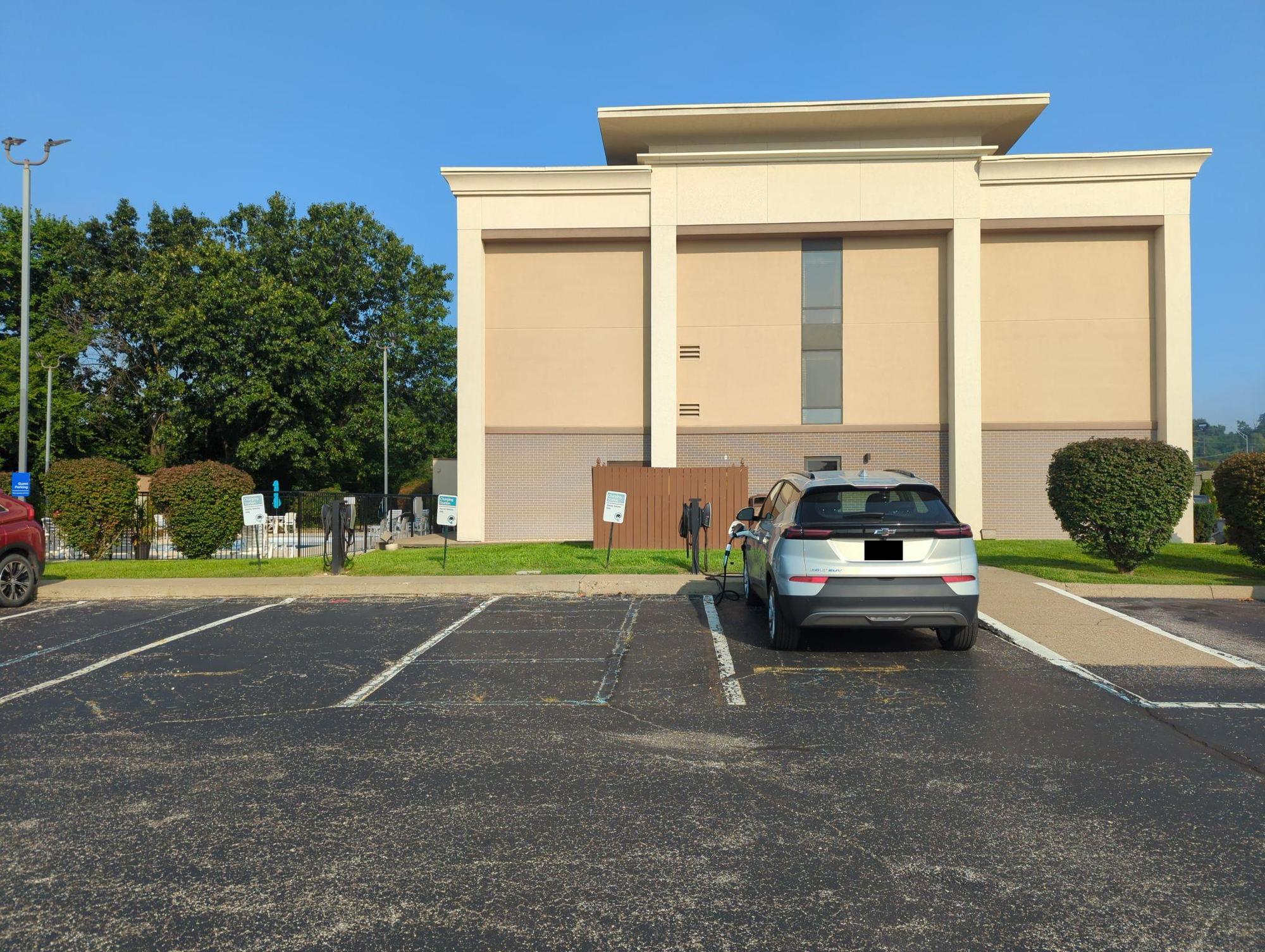 Hampton Inn Parkersburg-Mineral Wells | Mineral Wells, WV | EV Station