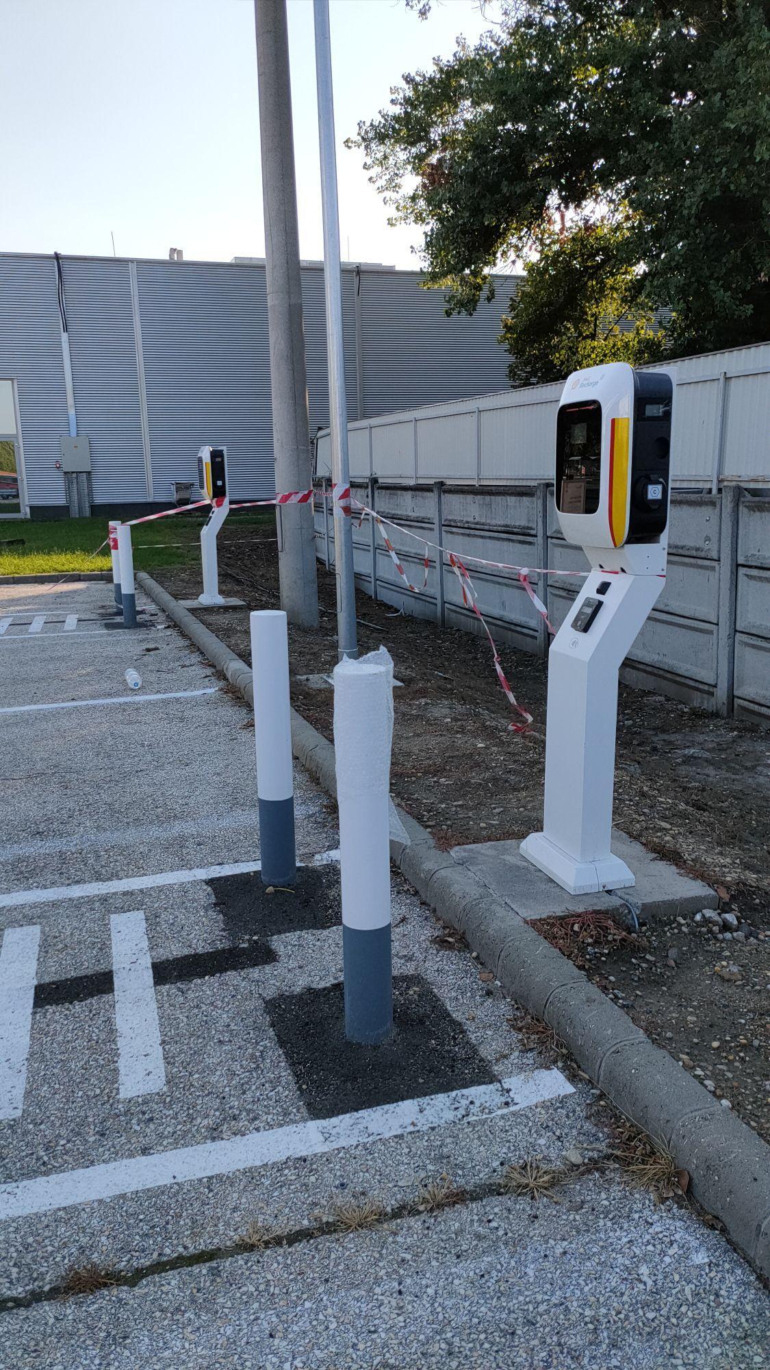 Shell Recharge - Fogarasi Tesco, Pillangó u. | Budapest, Pillangó u. 15 ...