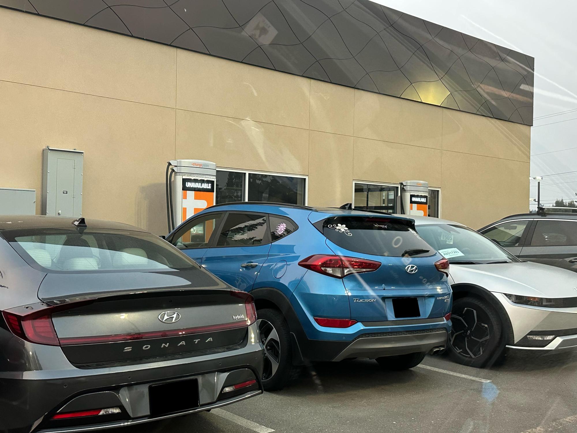 Doug’s Hyundai / Mazda | Edmonds, WA | EV Station