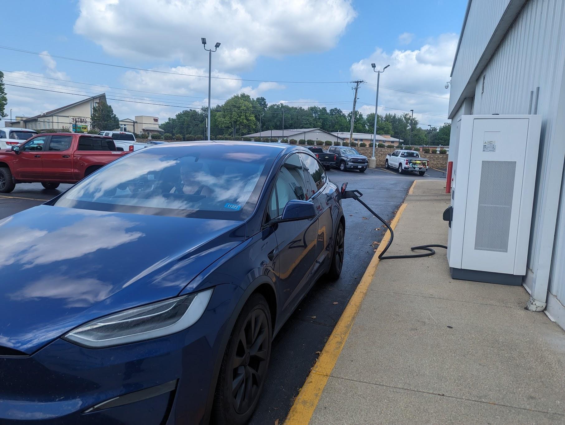 Ken Nelson Auto Group | Dixon, IL | EV Station