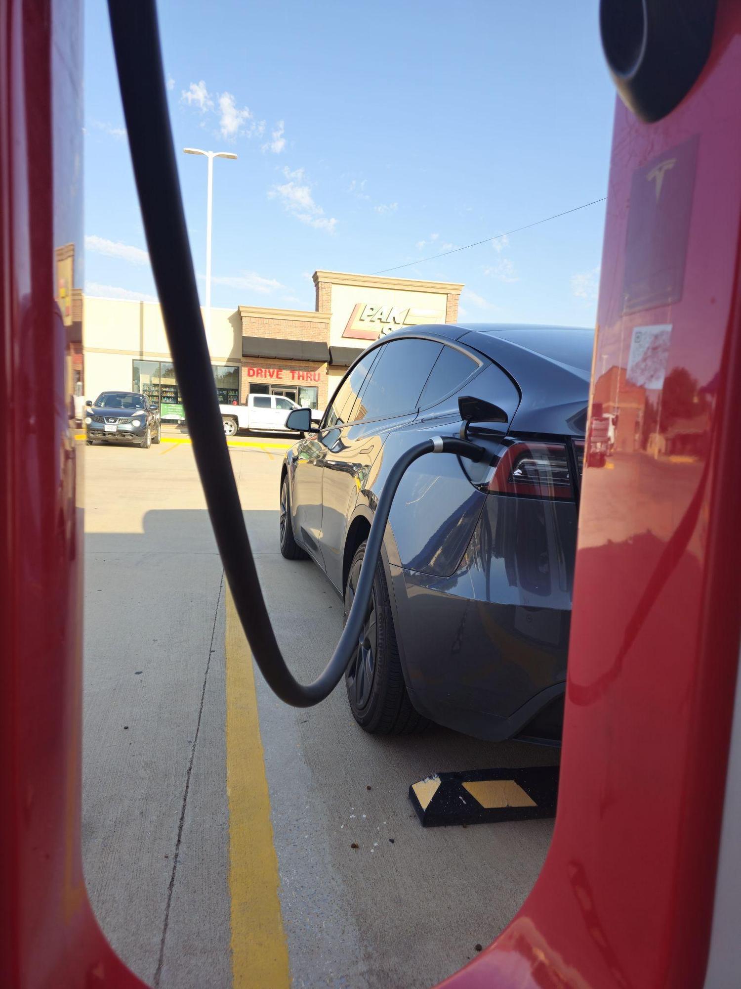 Pak A Sak Convenience Store | Childress, TX | EV Station