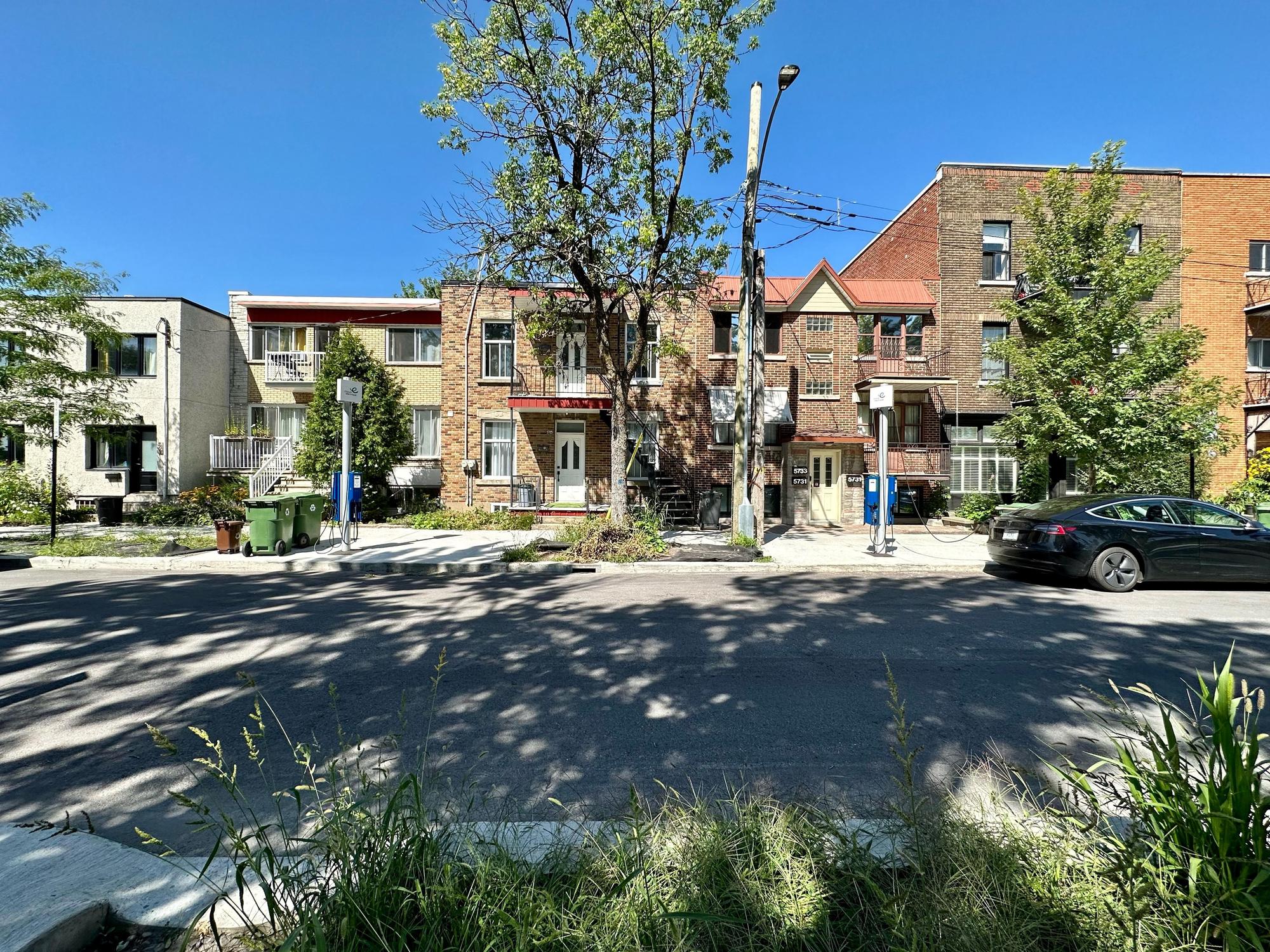 5731 Boileau | Montréal, QC | EV Station