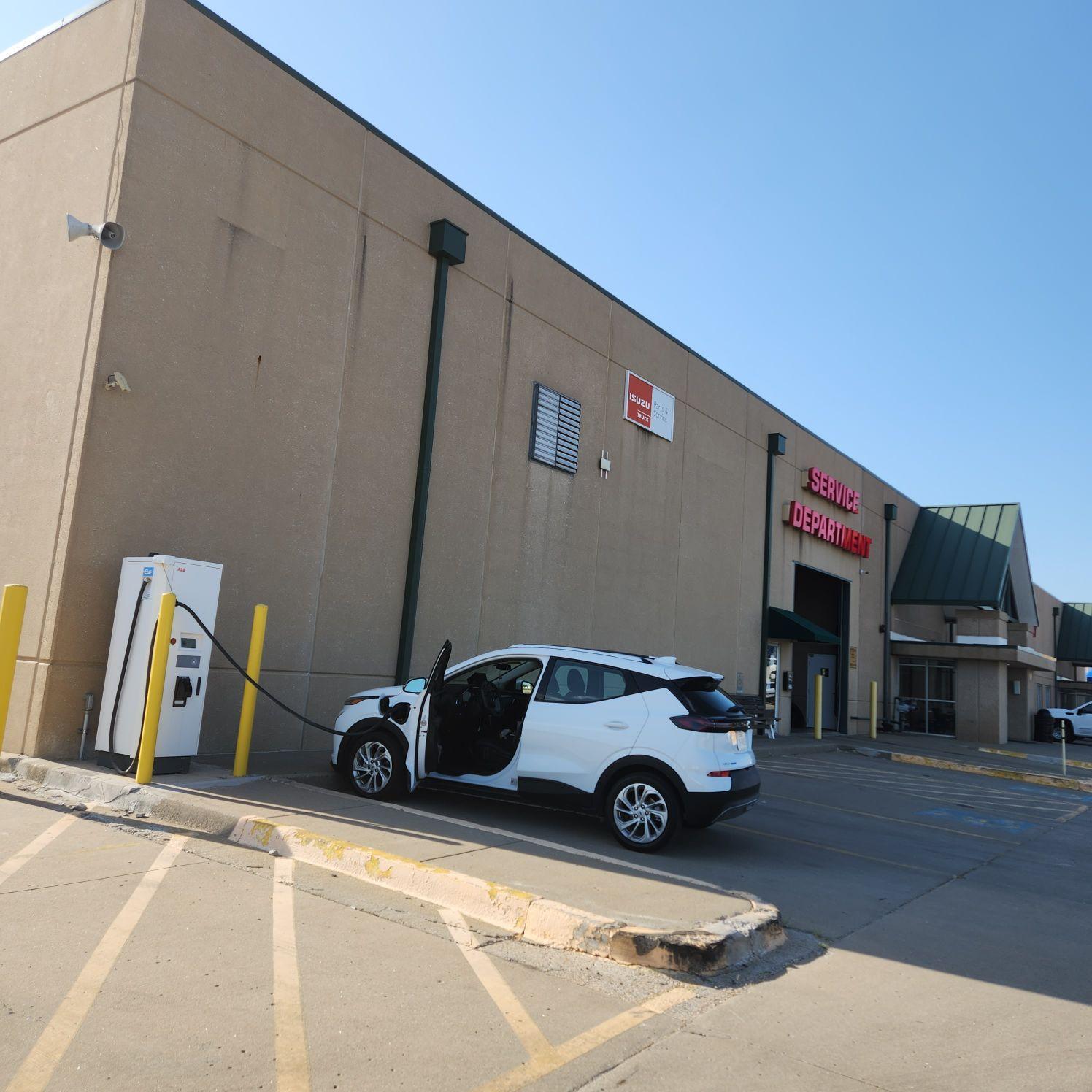 Nextran Truck Center Parts Department | KCMO, MO | EV Station