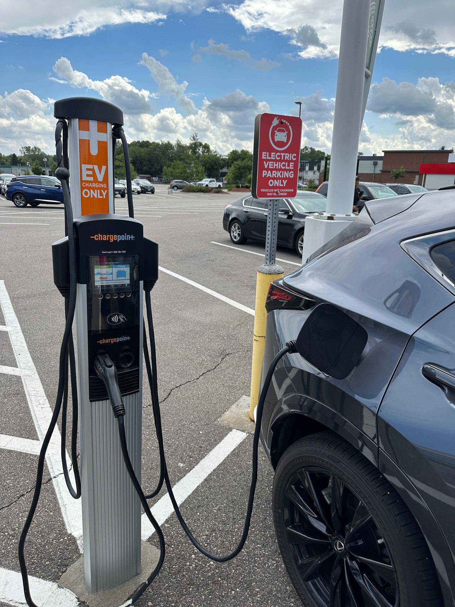 Hy-Vee Spring Lake Park | Spring Lake Park, MN | EV Station