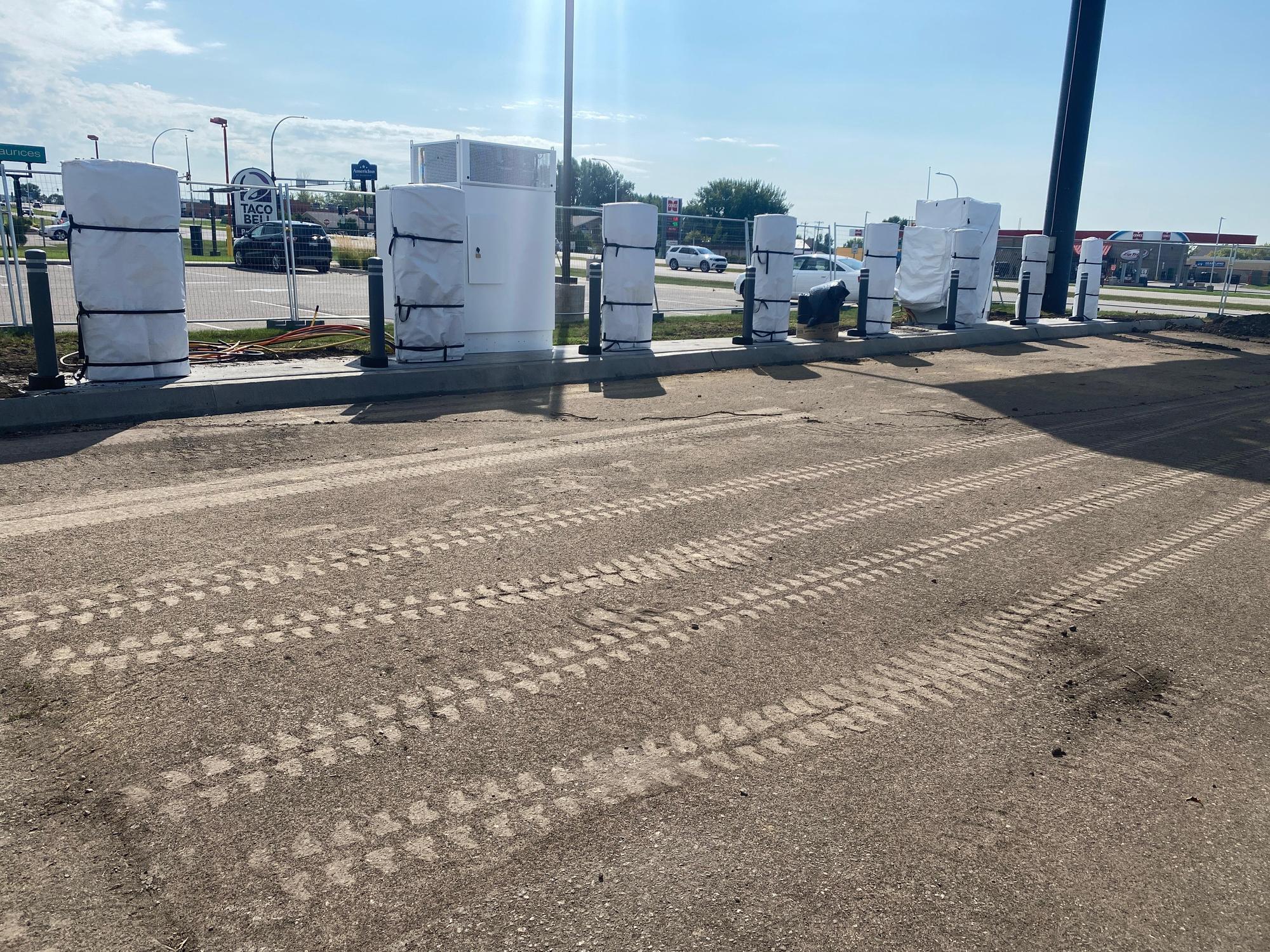 Service Food Market | Fergus Falls, MN | EV Station