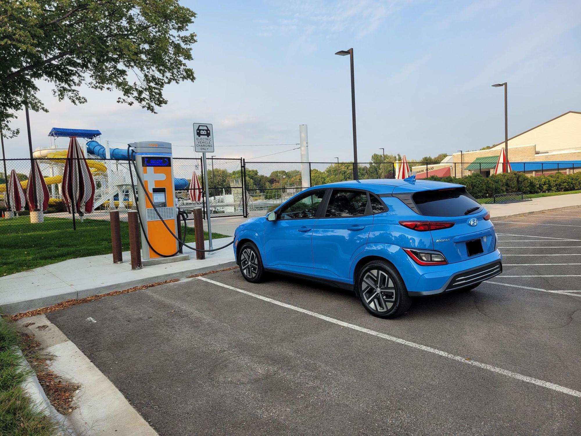 Hutchinson Recreation Center | Hutchinson, MN | EV Station