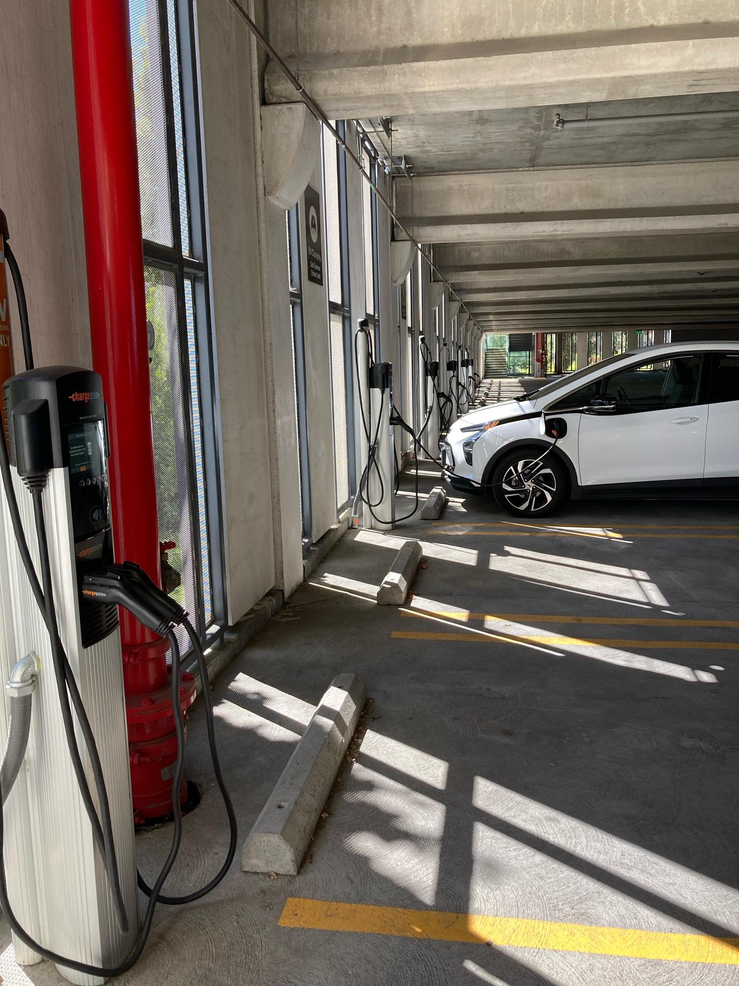 Meta - MPK62 | Menlo Park, CA | EV Station