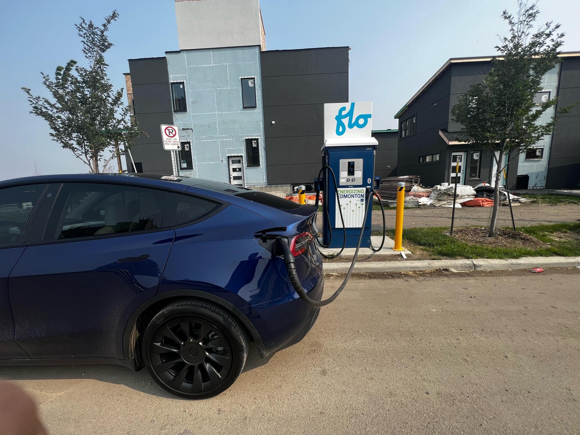 8079 Cedric Mah Rd | Edmonton, AB | EV Station