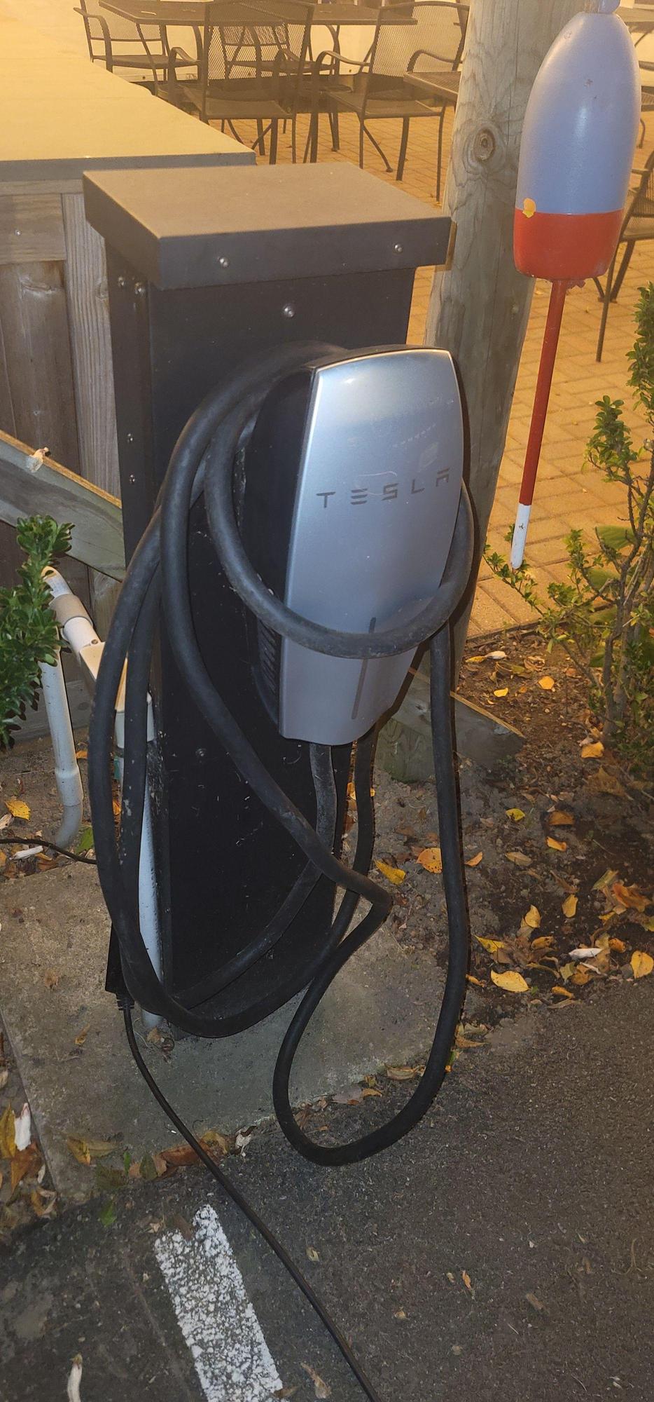 Port House Grill | North East, MD | EV Station