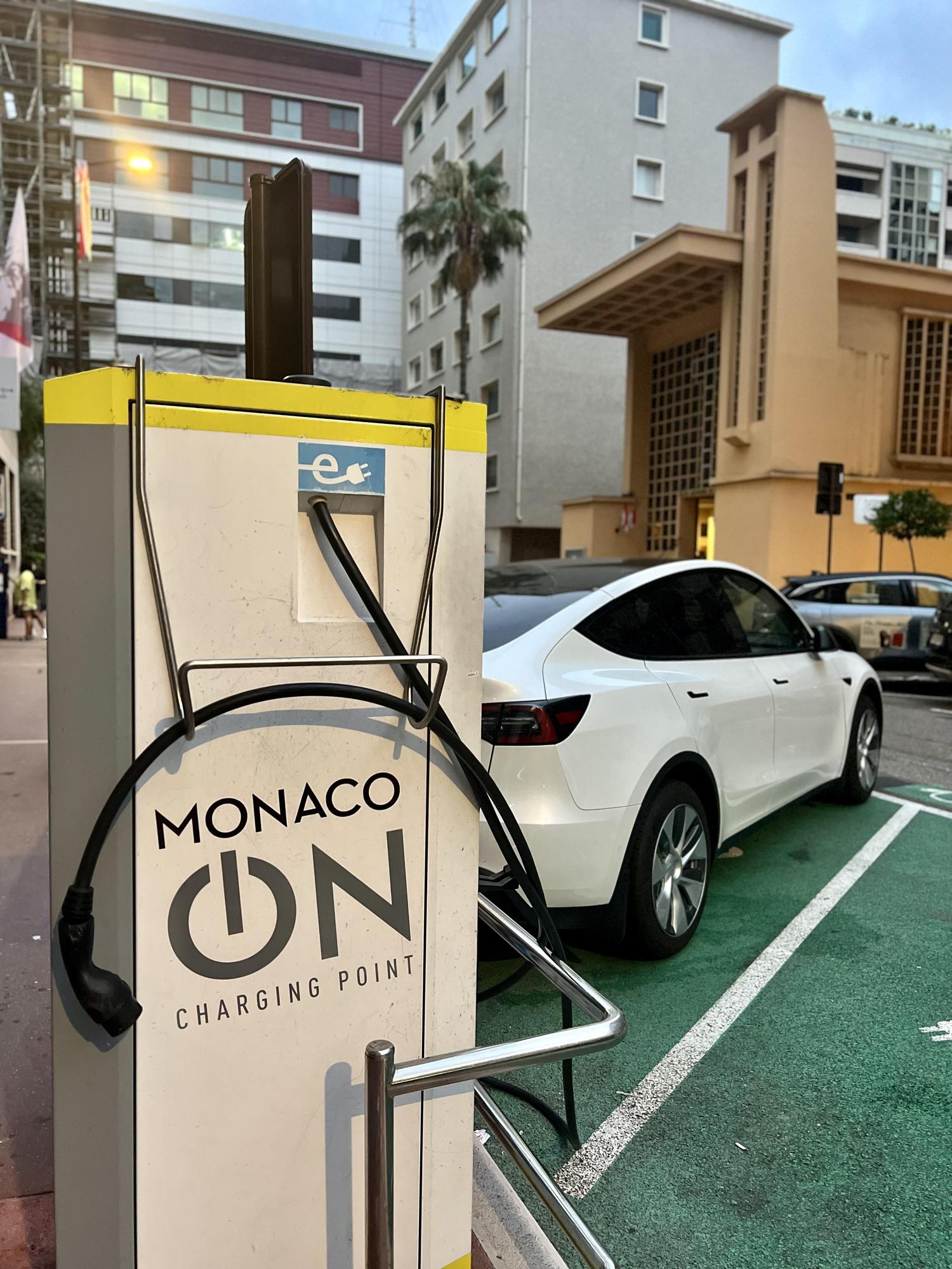 Monaco ON Quartier du Port | Monaco MC Rue Louis Notari 8 | EV Station