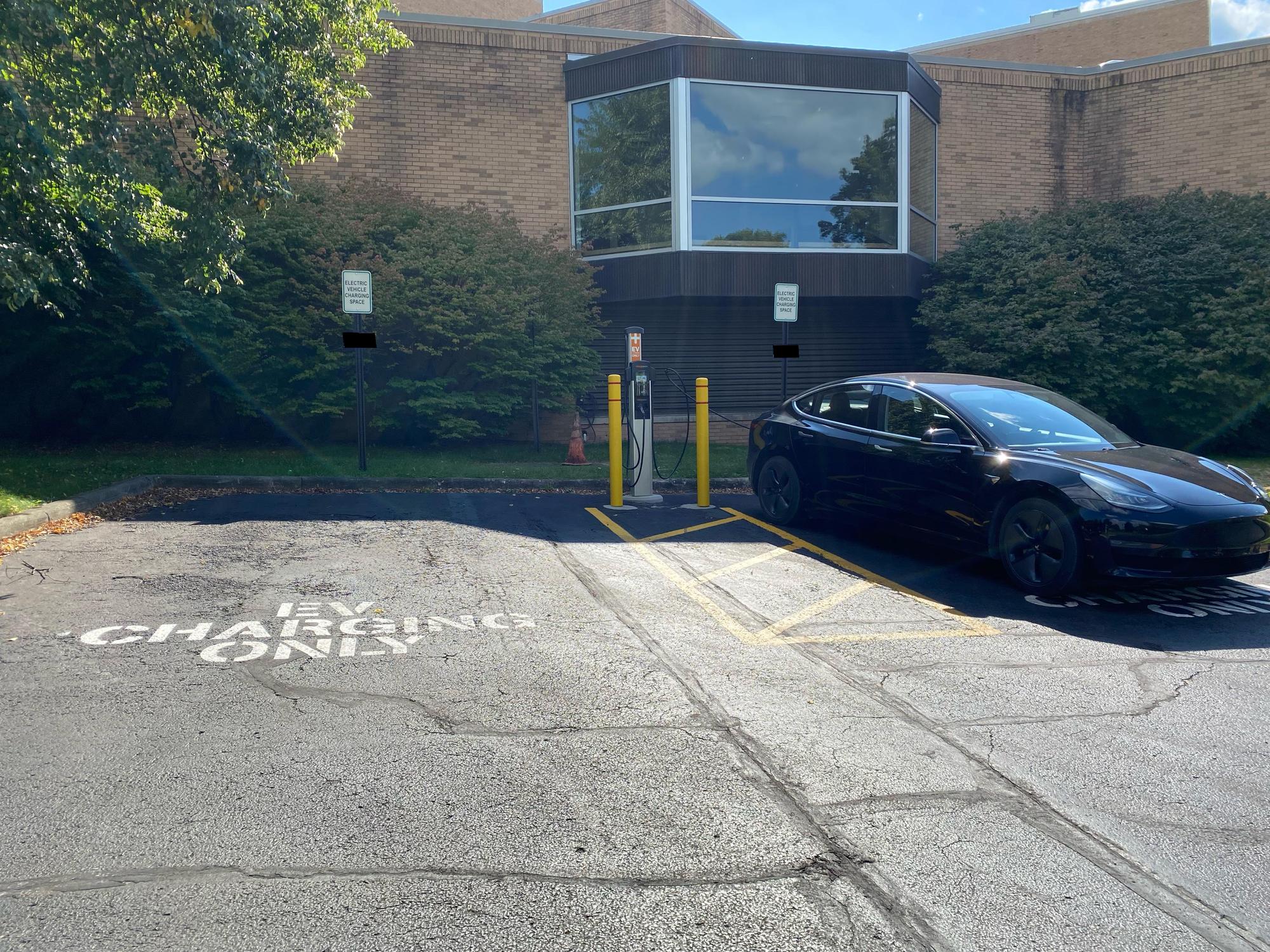 Kent State University - Lot R4 | Kent, OH | EV Station