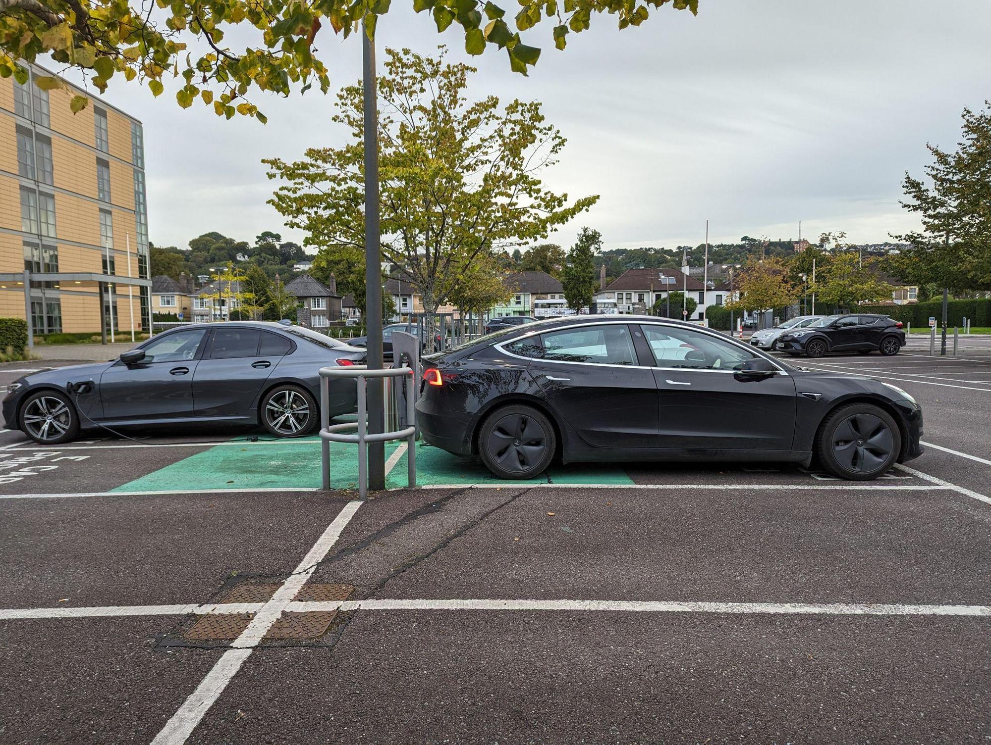 UCC Western Gateway Building | Cork, CO | EV Station