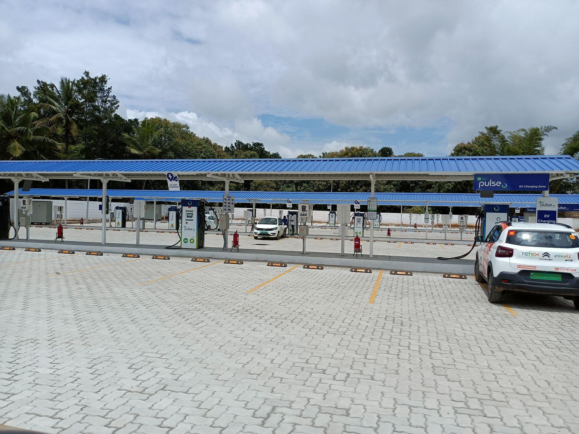 Jiobp Pulse Charging Hub - ECity Phase II | Bengaluru, KA | EV Station