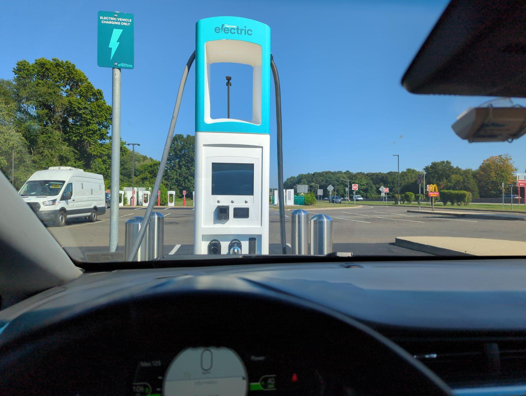I-95 Madison SB Service Plaza - Exxon | Madison, CT | EV Station