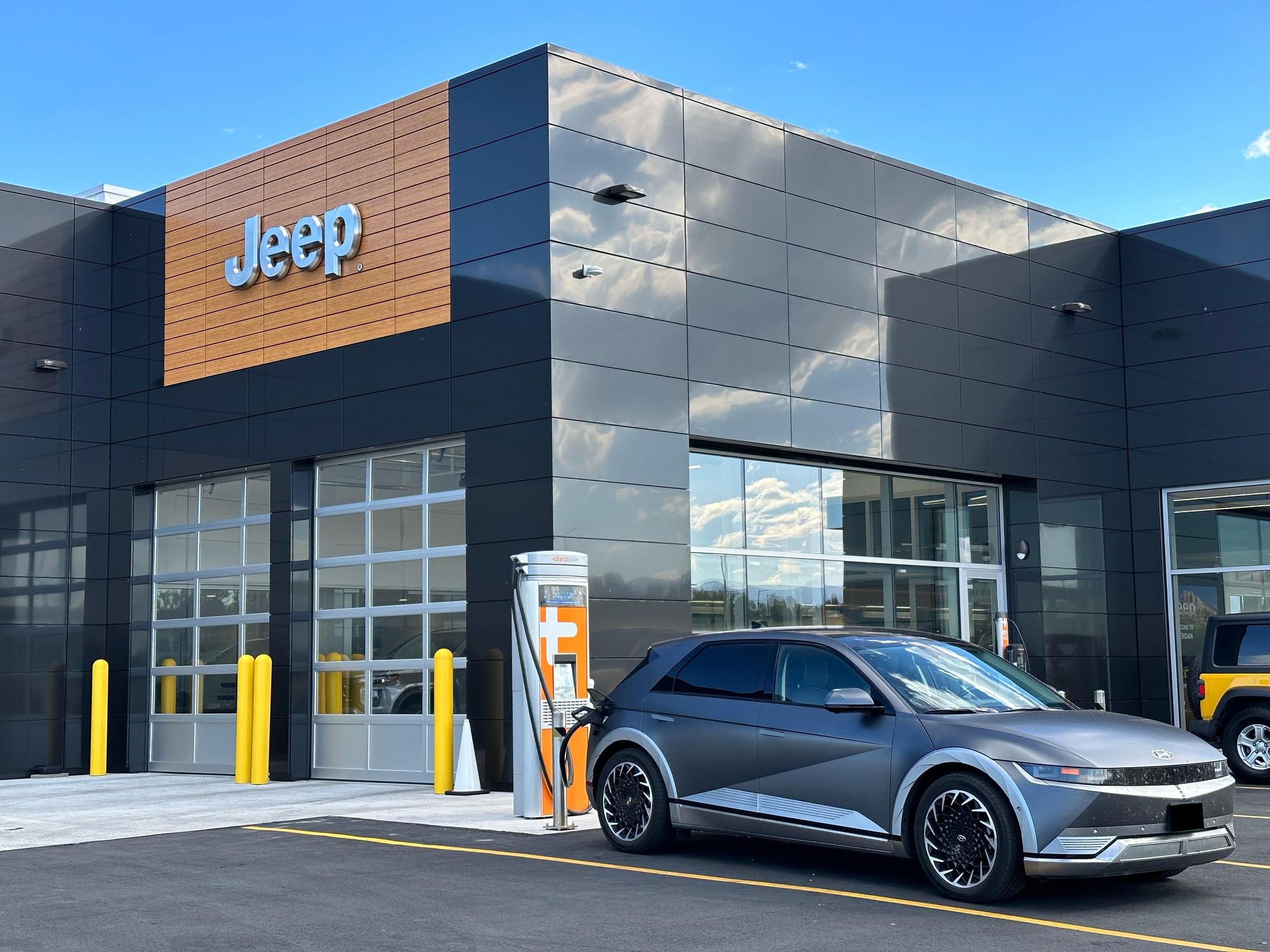 Sheridan Motor Jeep | Sheridan, WY | EV Station