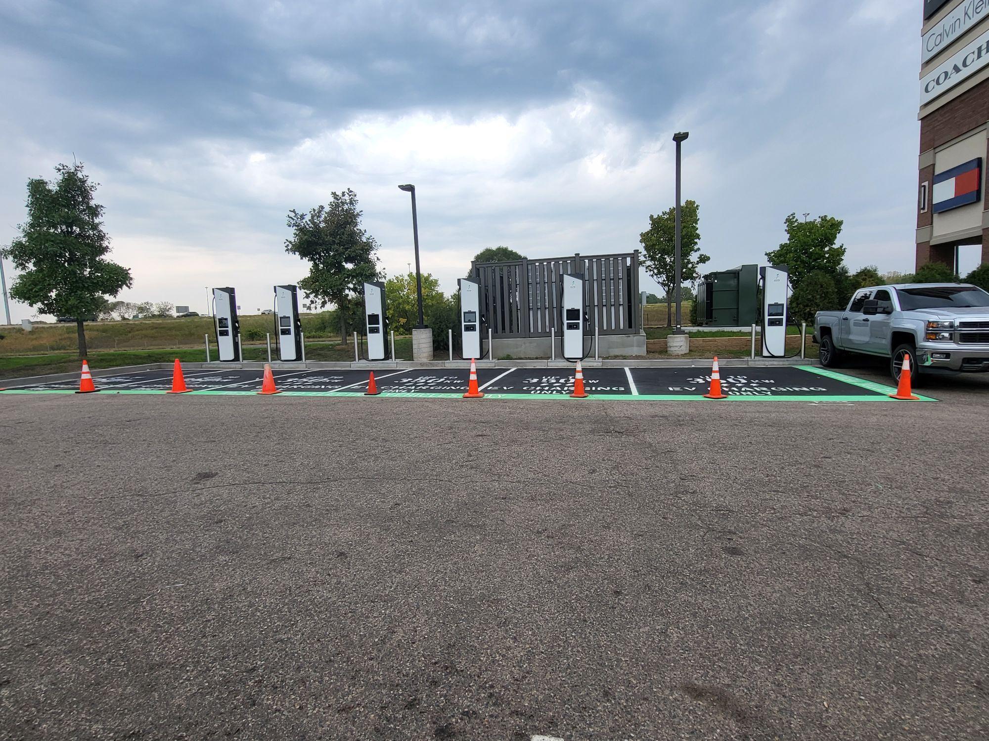 Twin Cities Premium Outlets (1) | Eagan, MN | EV Station