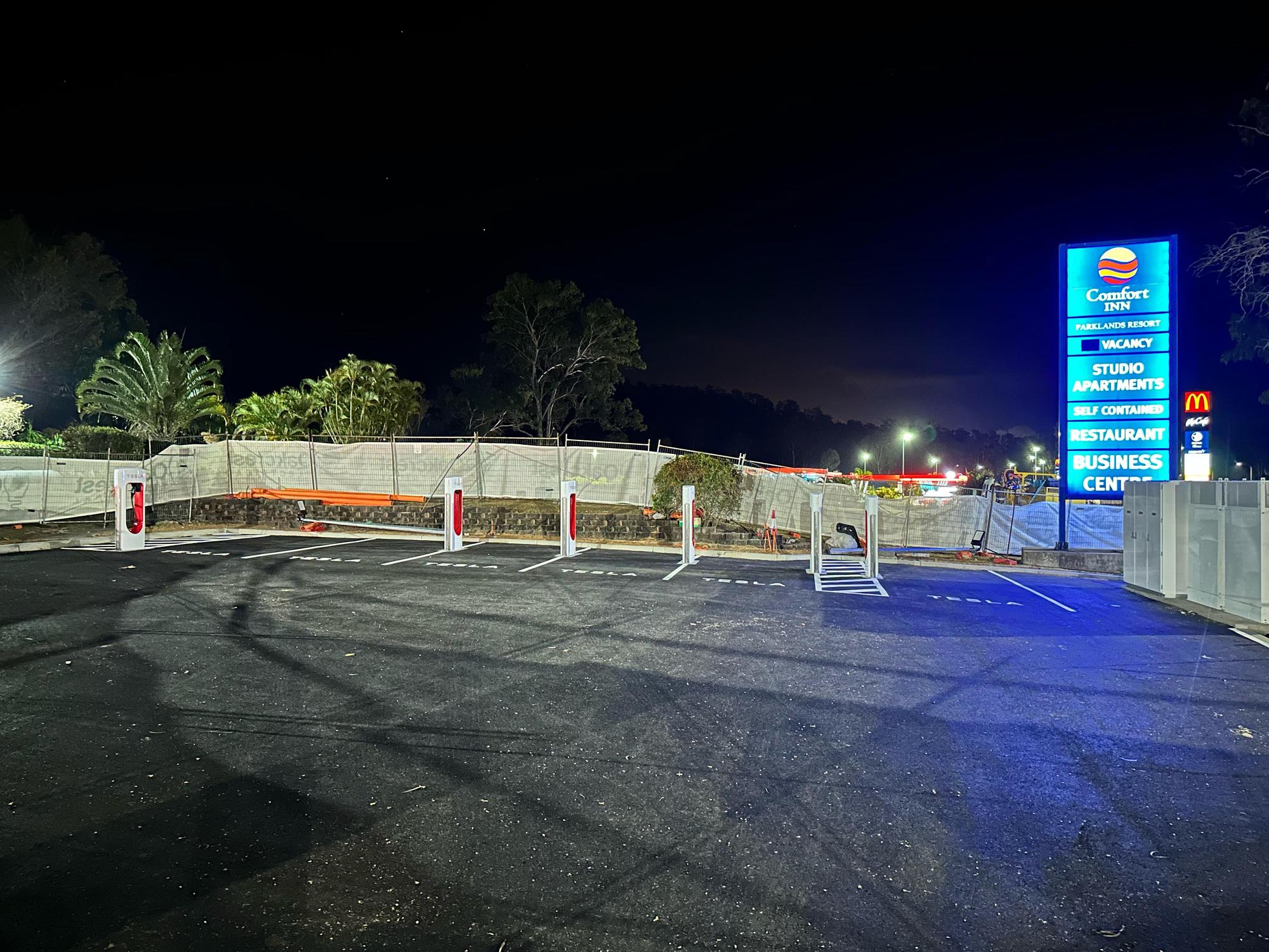 Comfort Hotel Parklands Calliope | Calliope, QLD | EV Station