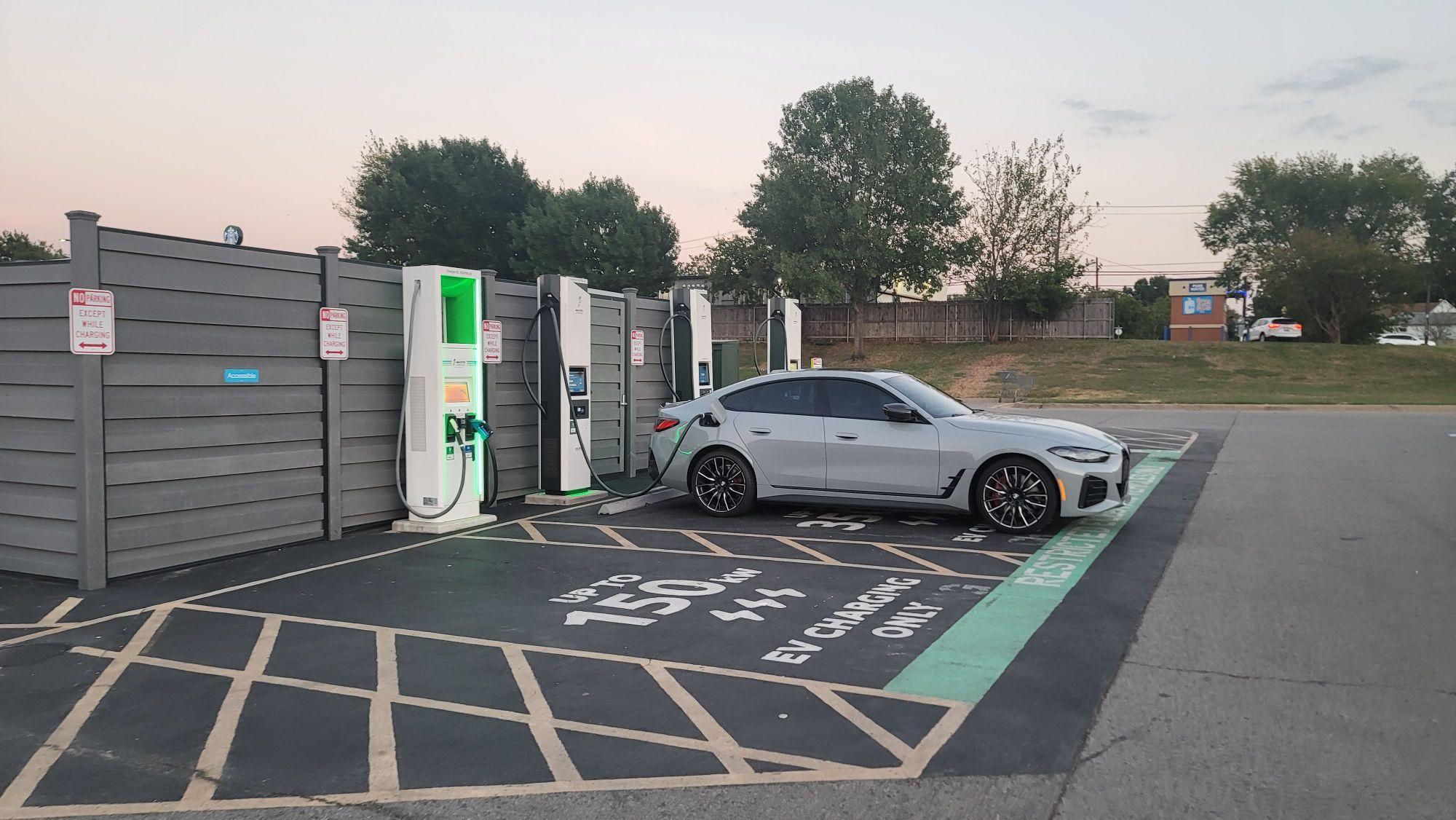 Walmart Supercenter Ennis | Ennis, TX | EV Station