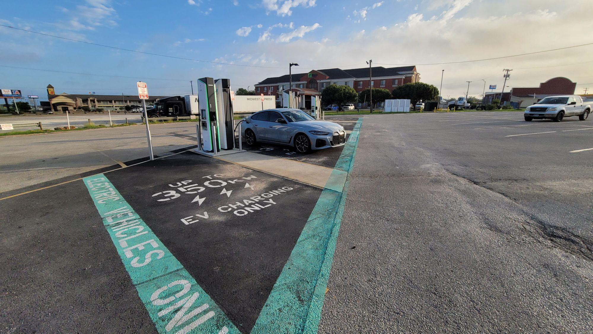 Sam's Original Restaurant | Fairfield, TX | EV Station