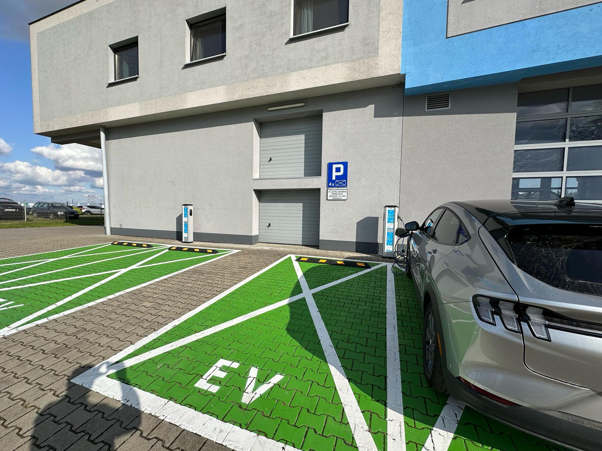 Bednary Driving City EV+ | Bednary, Wielkopolskie | EV Station