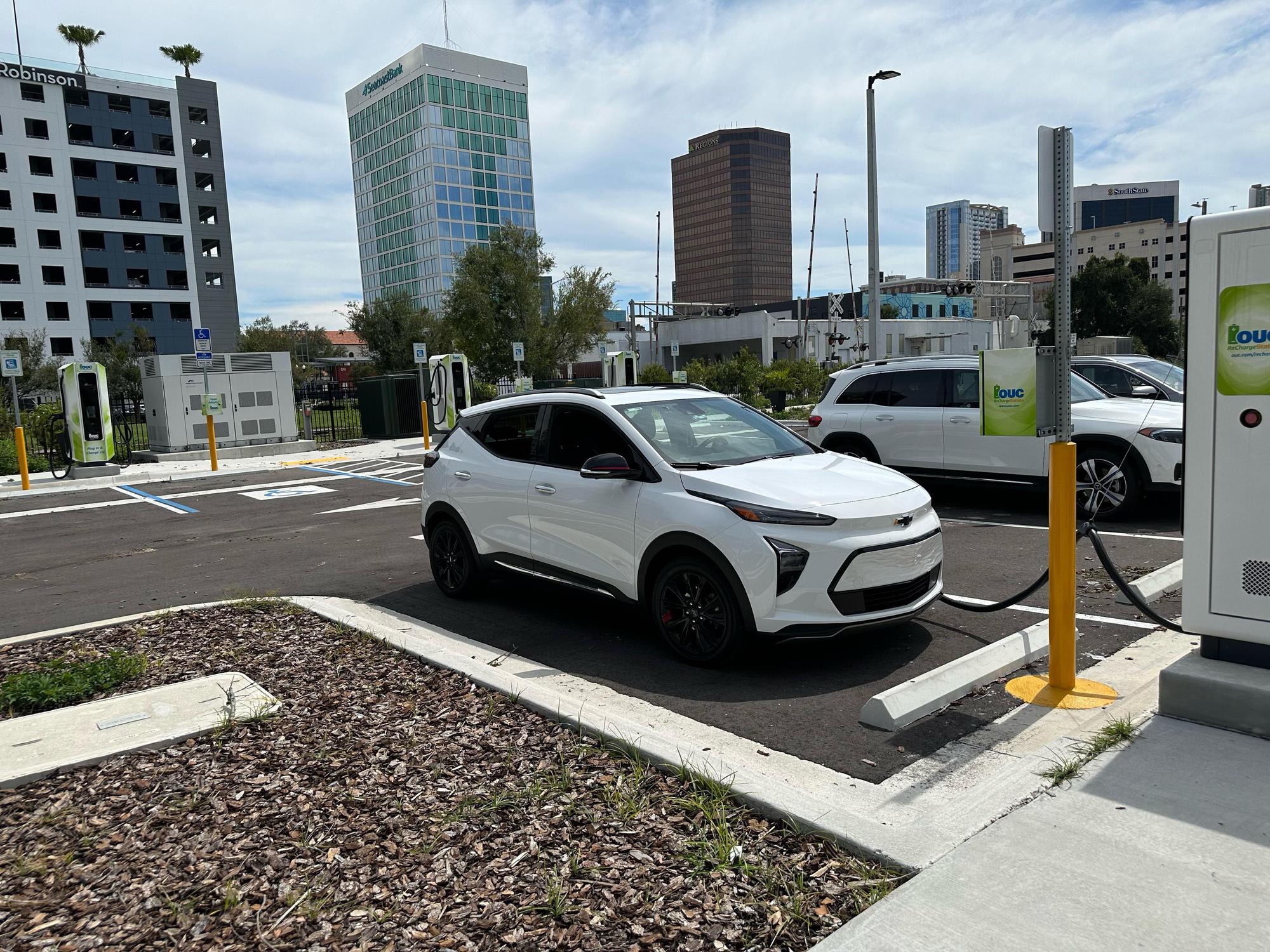 OUC Robinson ReCharge EV Hub | Orlando, FL | EV Station