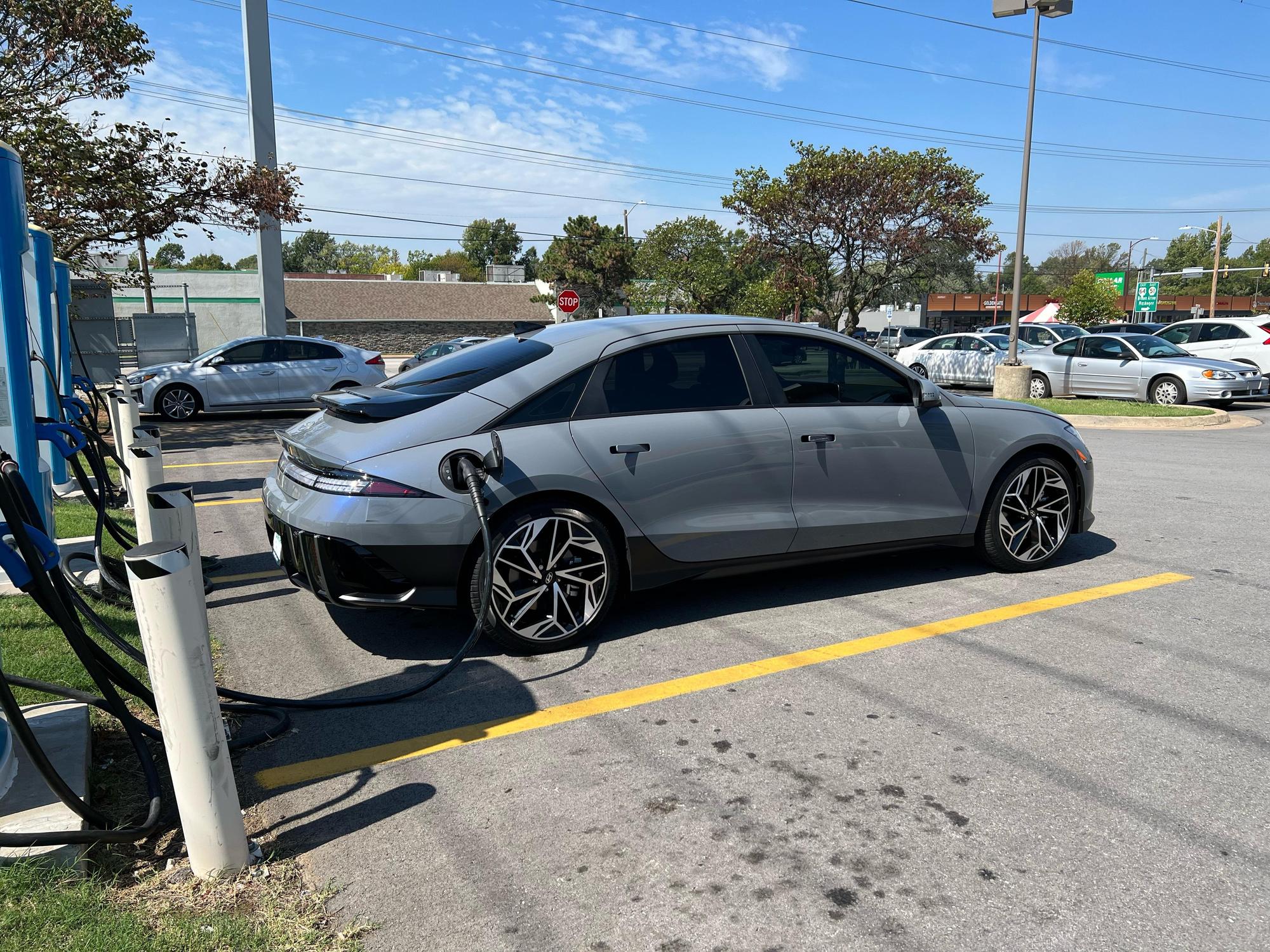 ALDI | Tulsa, OK | EV Station
