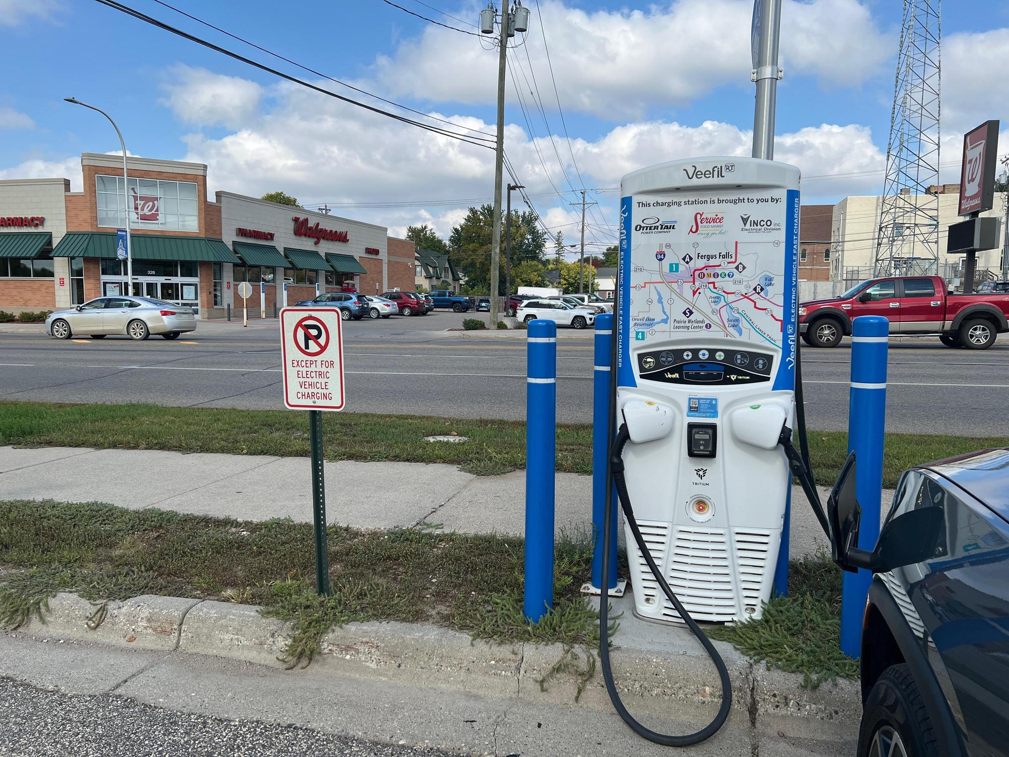 Service Food Market | Fergus Falls, MN | EV Station