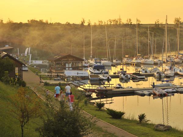 iHunt EV: Marina LifeHarbour Limanu | Limanu, CT | EV Station