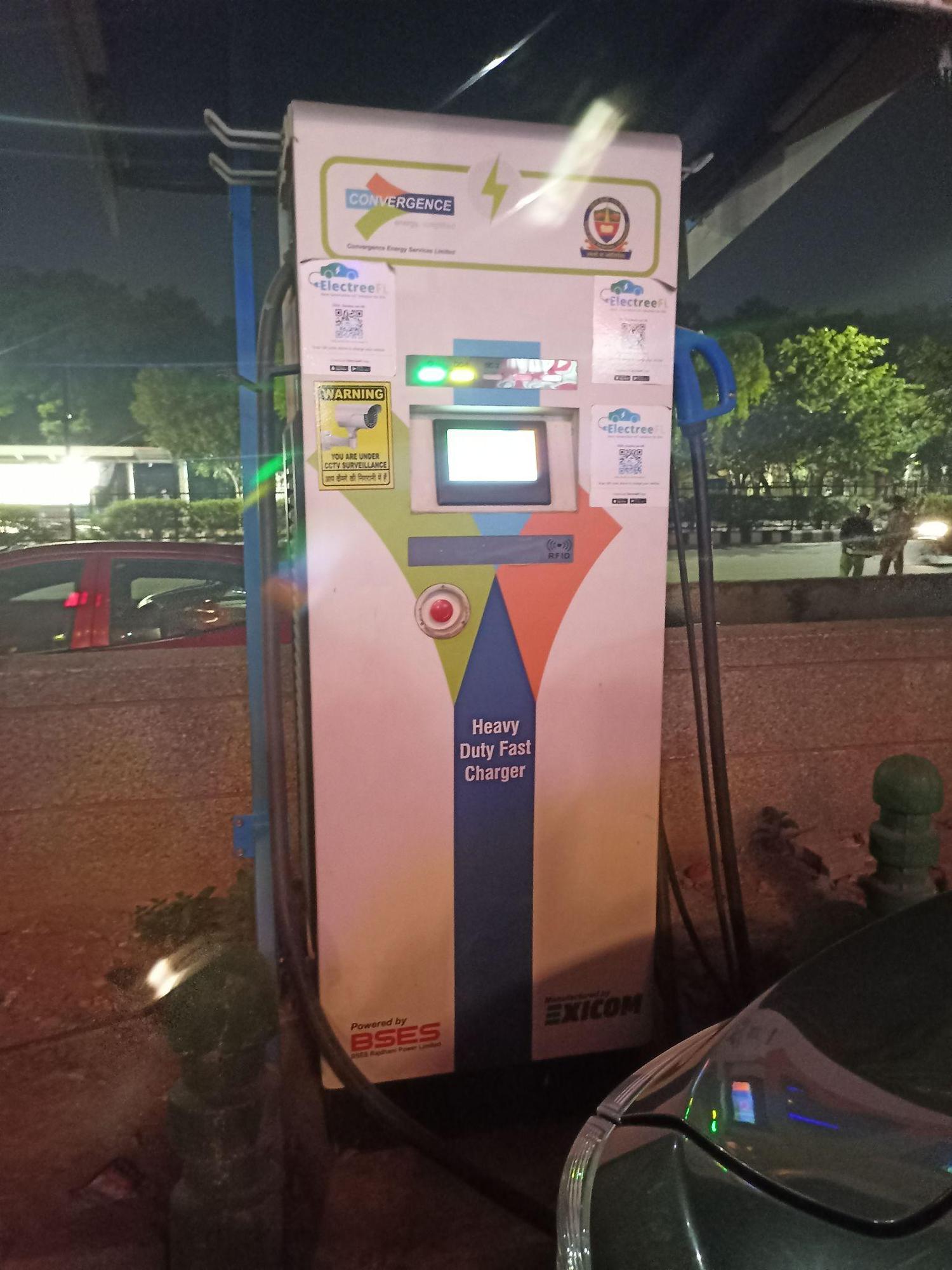 Sector 6 Market | Delhi, DL | EV Station