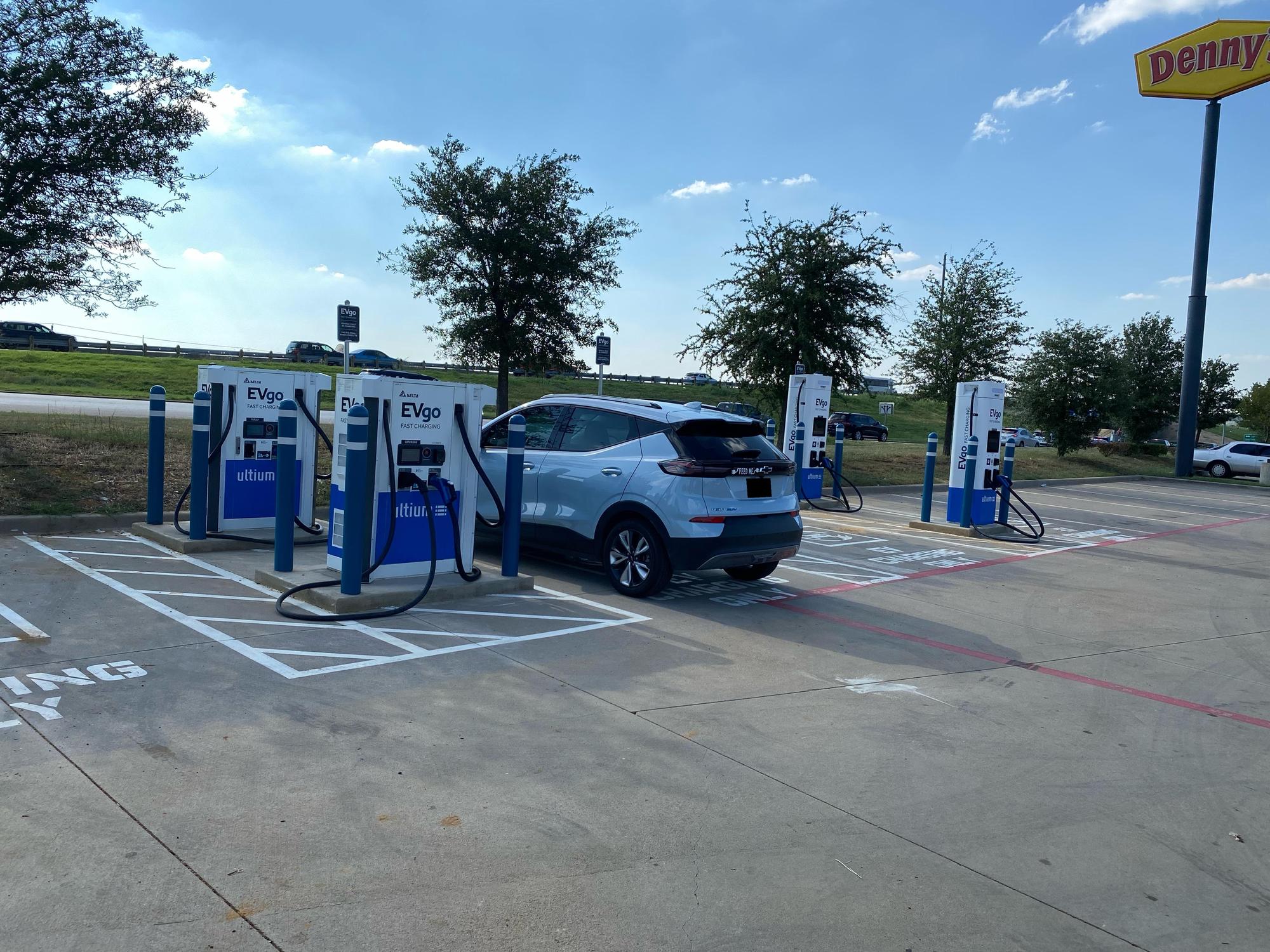 Shell/Denny's | Arlington, TX | EV Station