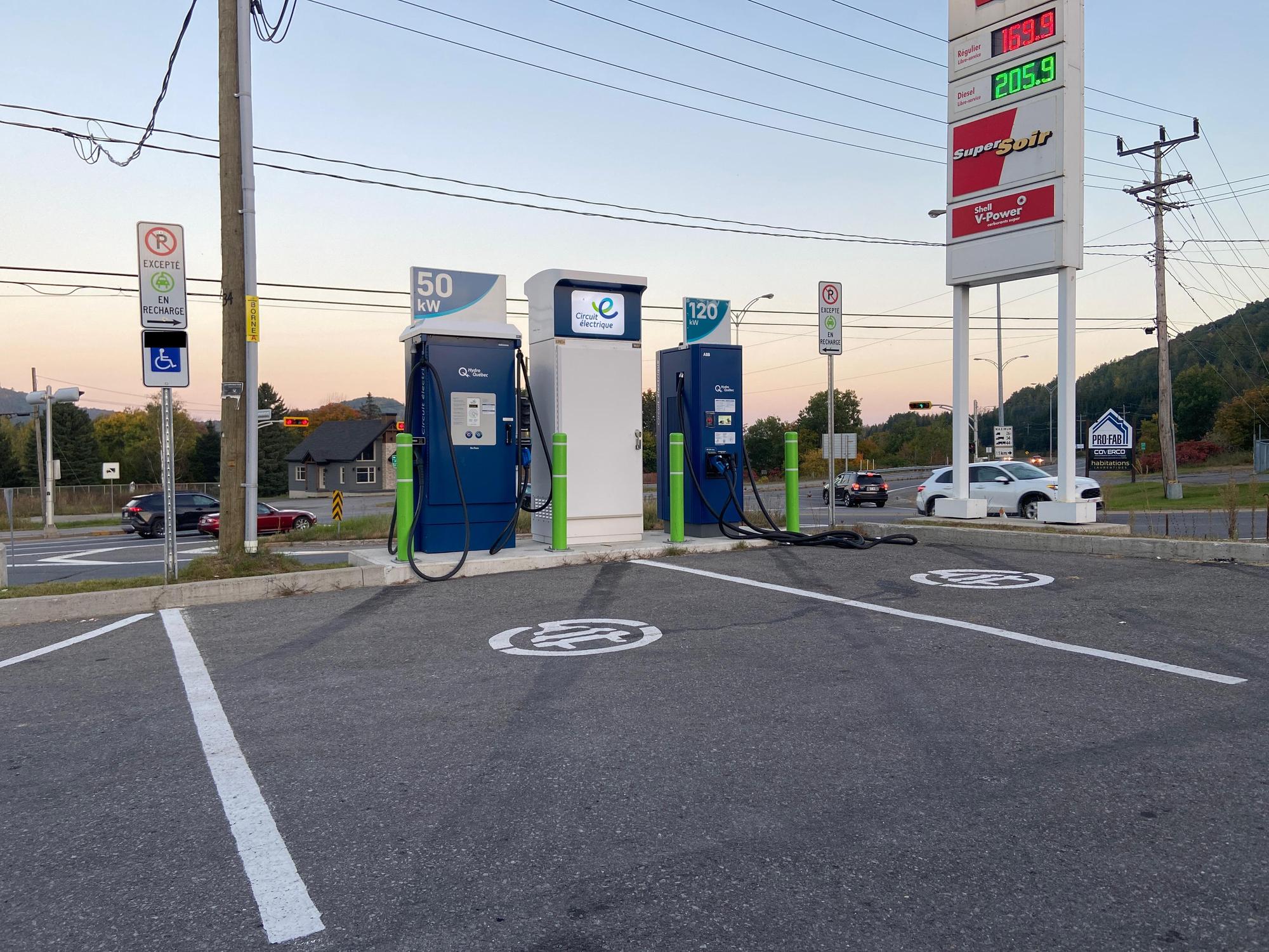 Shell | Sainte-Anne-des-Lacs, QC | EV Station