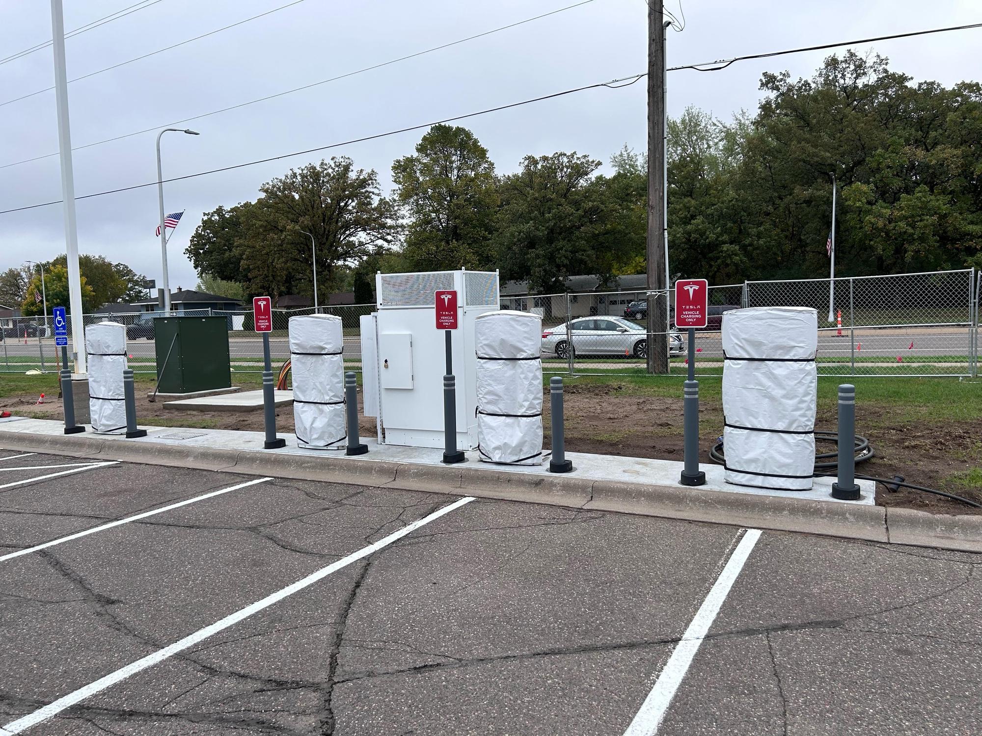 Holiday Stationstores | Little Falls, MN | EV Station