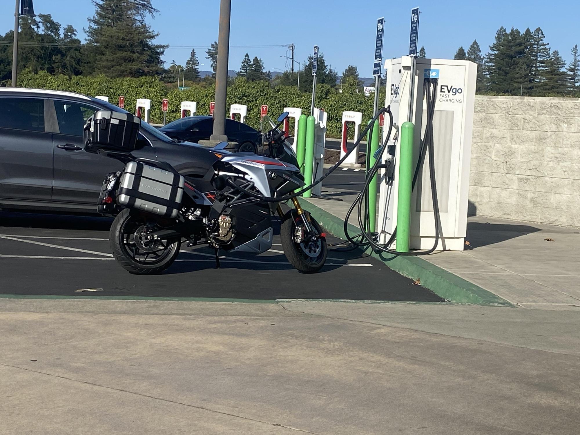 Napa Premium Outlets - Calvin Klein (1) | Napa, CA | EV Station