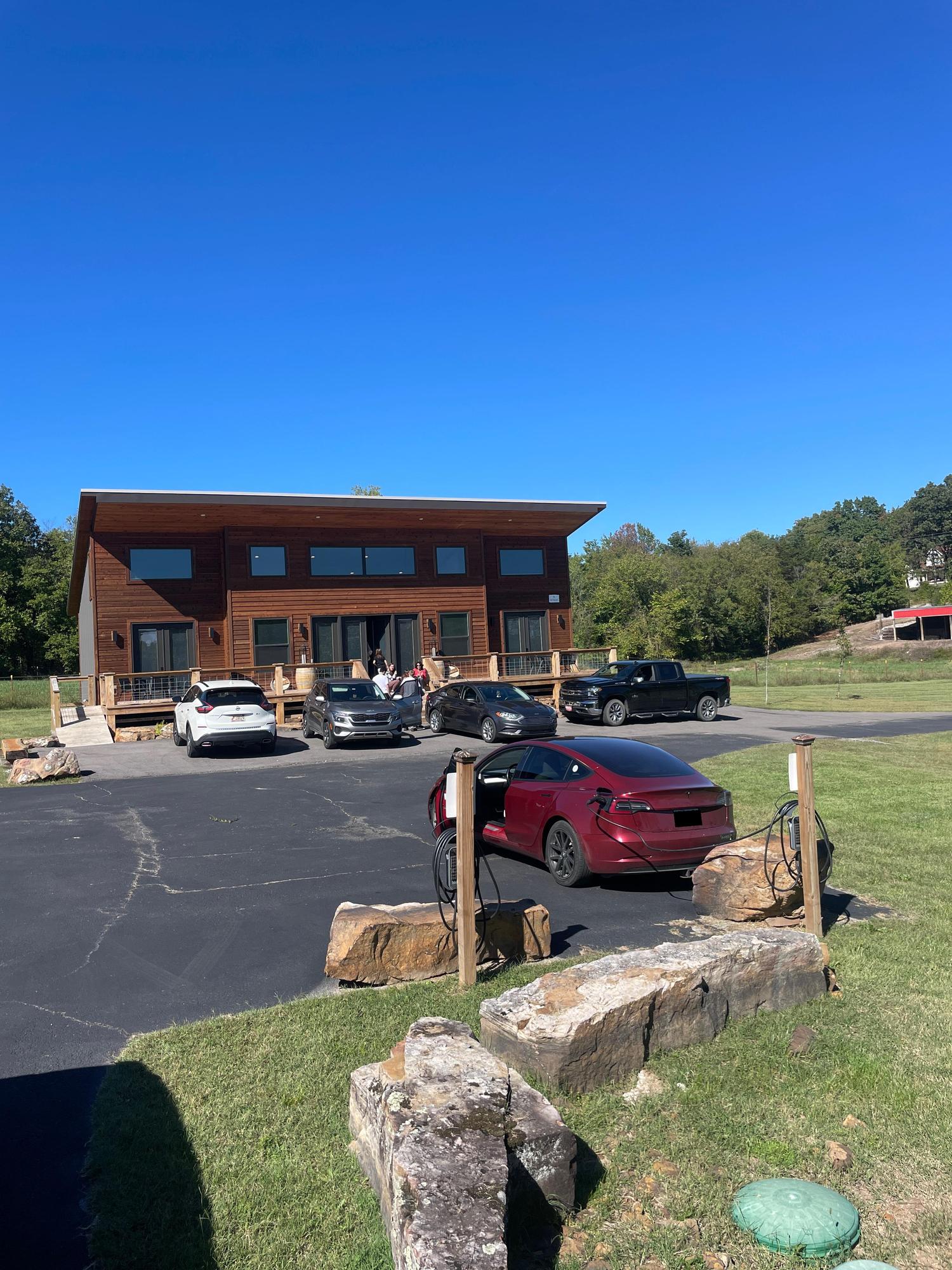 The Lodge/The Retreat/Sassafras Winery | Springdale, AR | EV Station