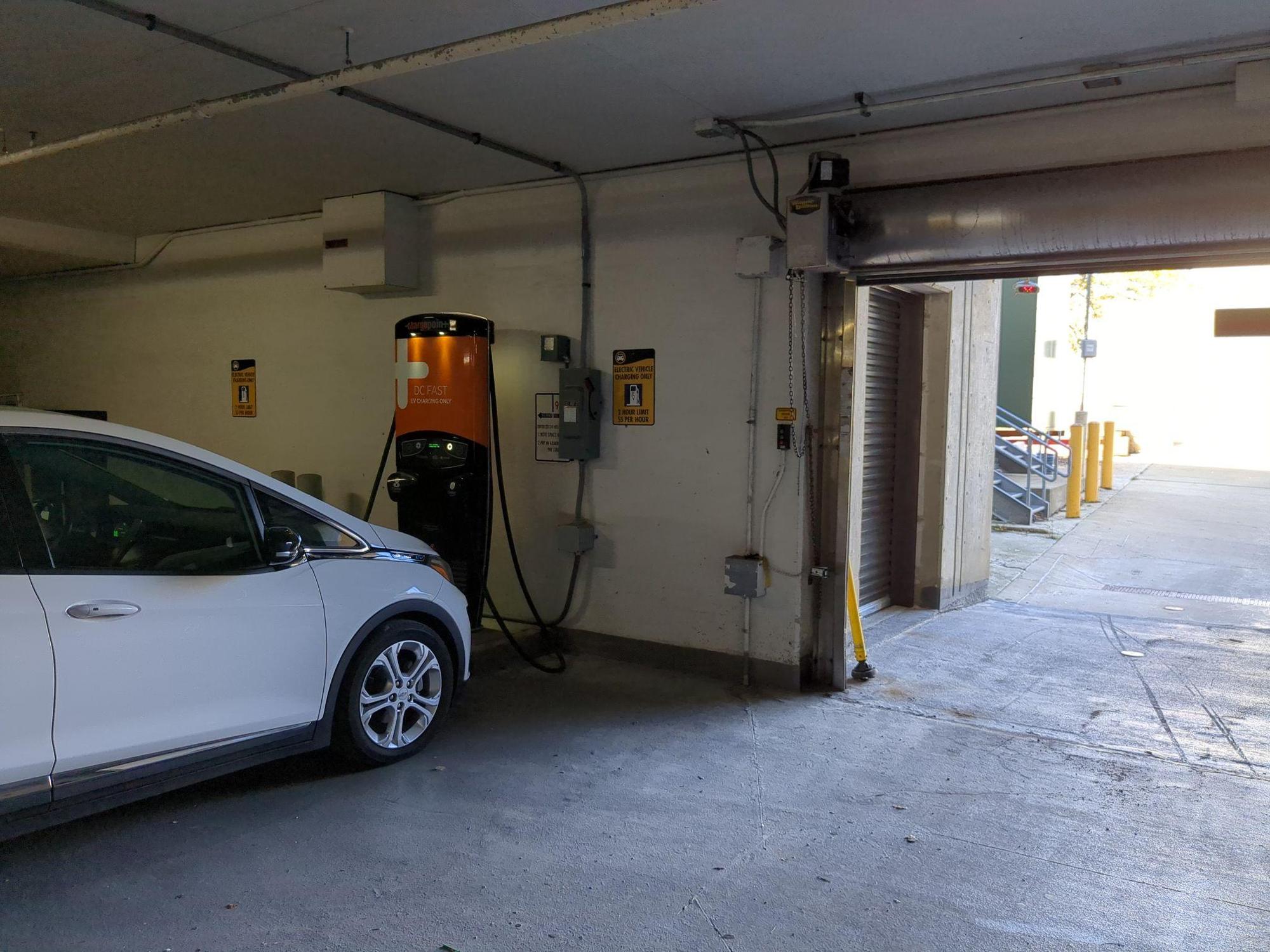 UWM - EMS Garage | Milwaukee, WI | EV Station