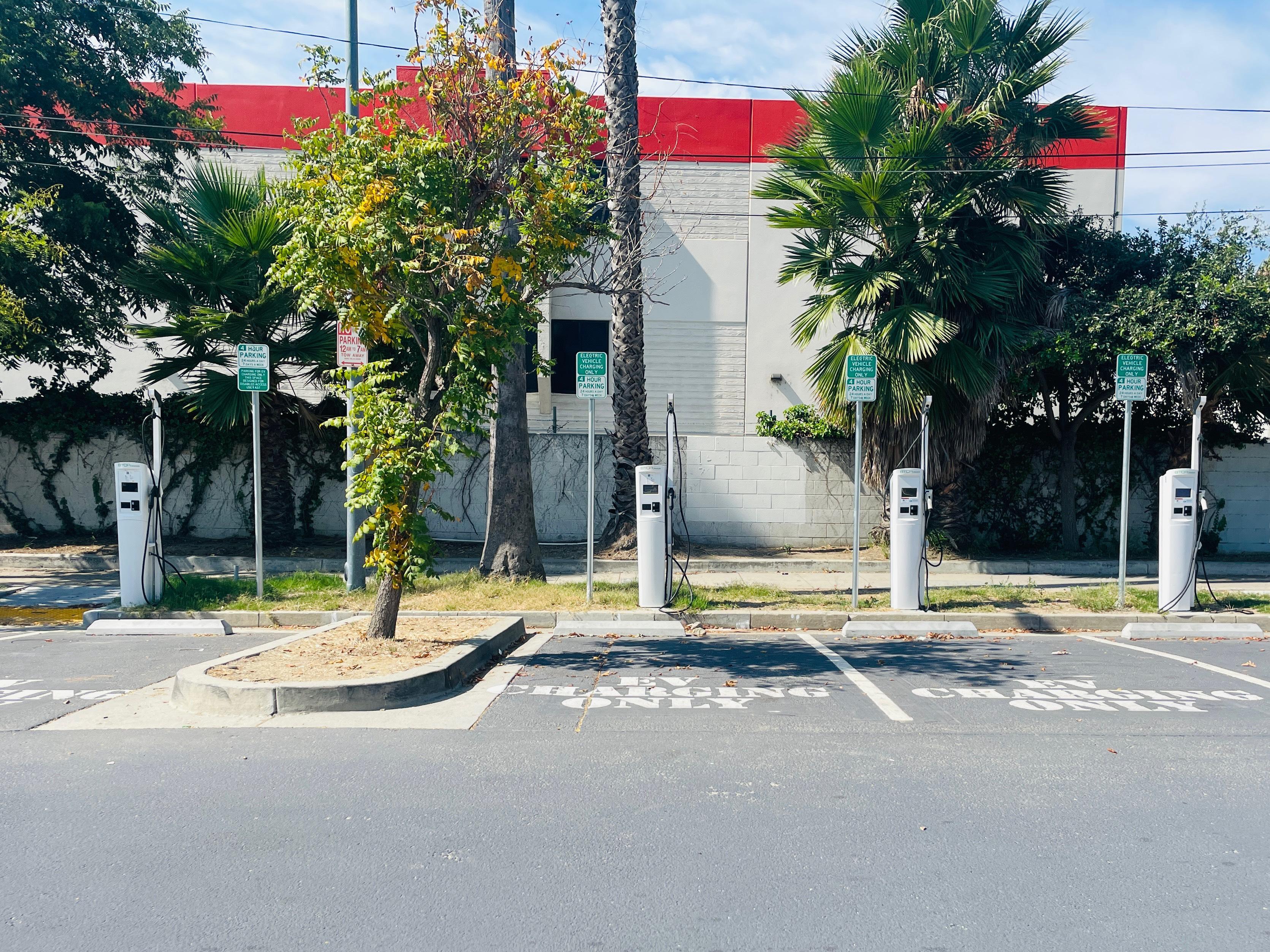 Pacific Community Center & Park | Glendale, CA | EV Station