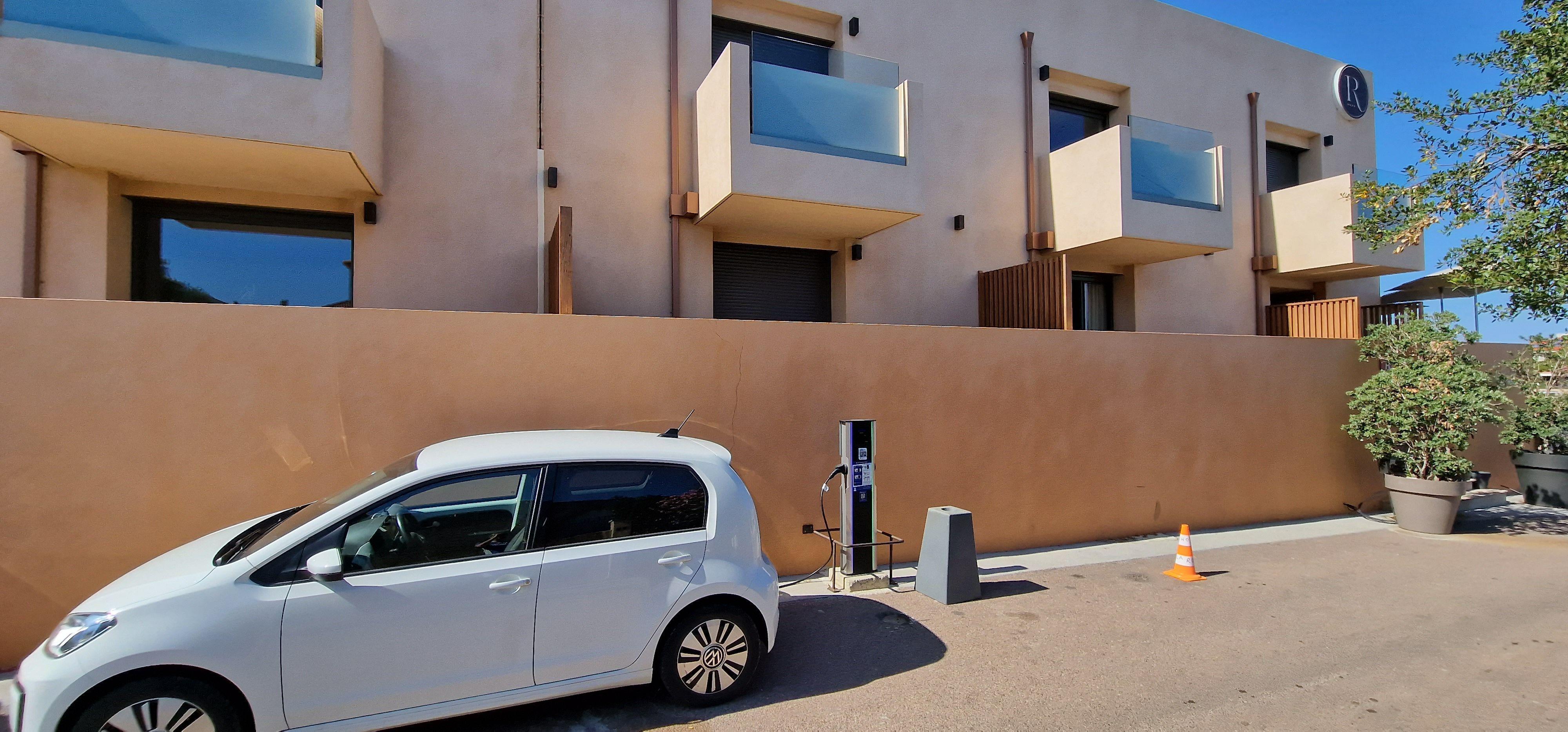 Ile-Rousse | L'Île-Rousse, Corse | EV Station