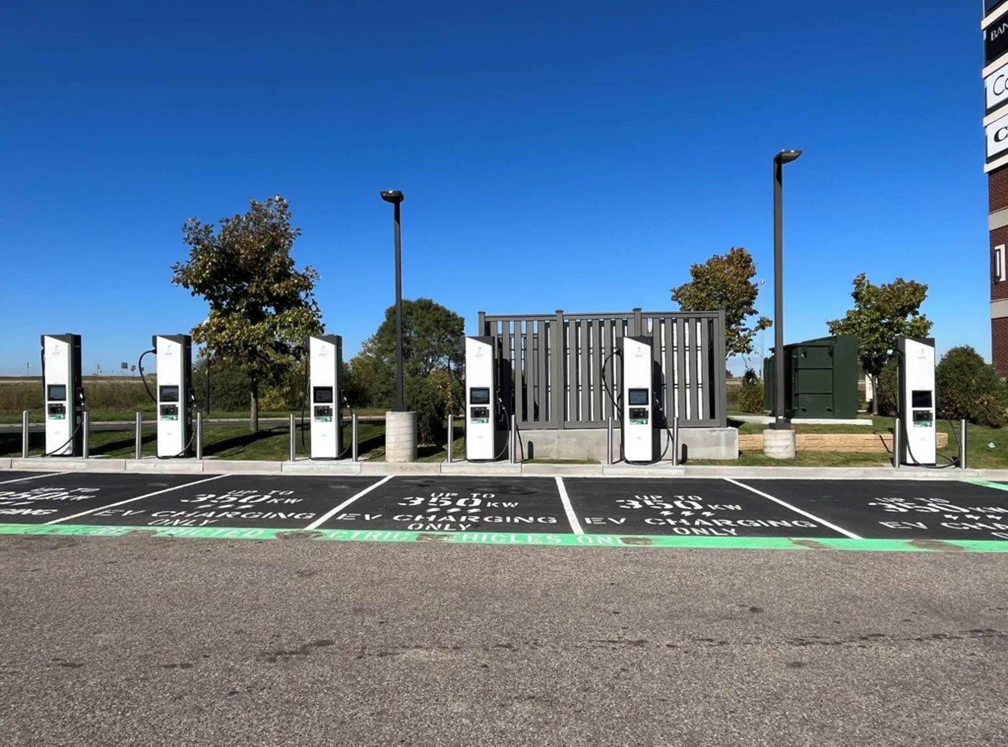 Twin Cities Premium Outlets (1) | Eagan, MN | EV Station