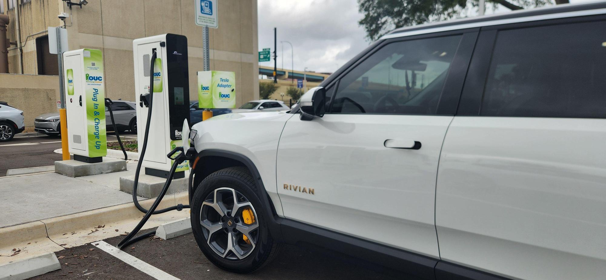 OUC Robinson ReCharge EV Hub | Orlando, FL | EV Station
