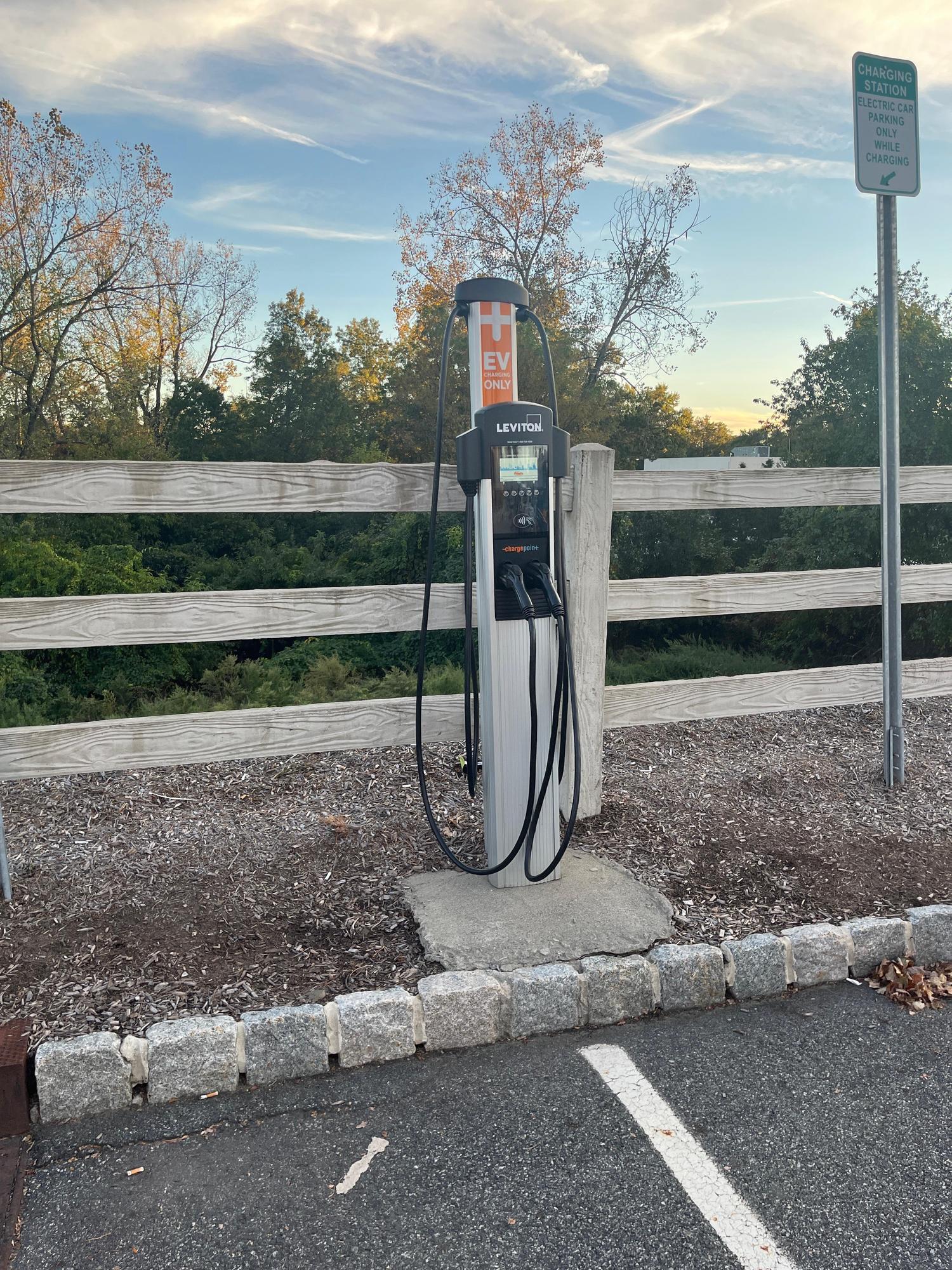 Wegmans | Montvale, NJ | EV Station