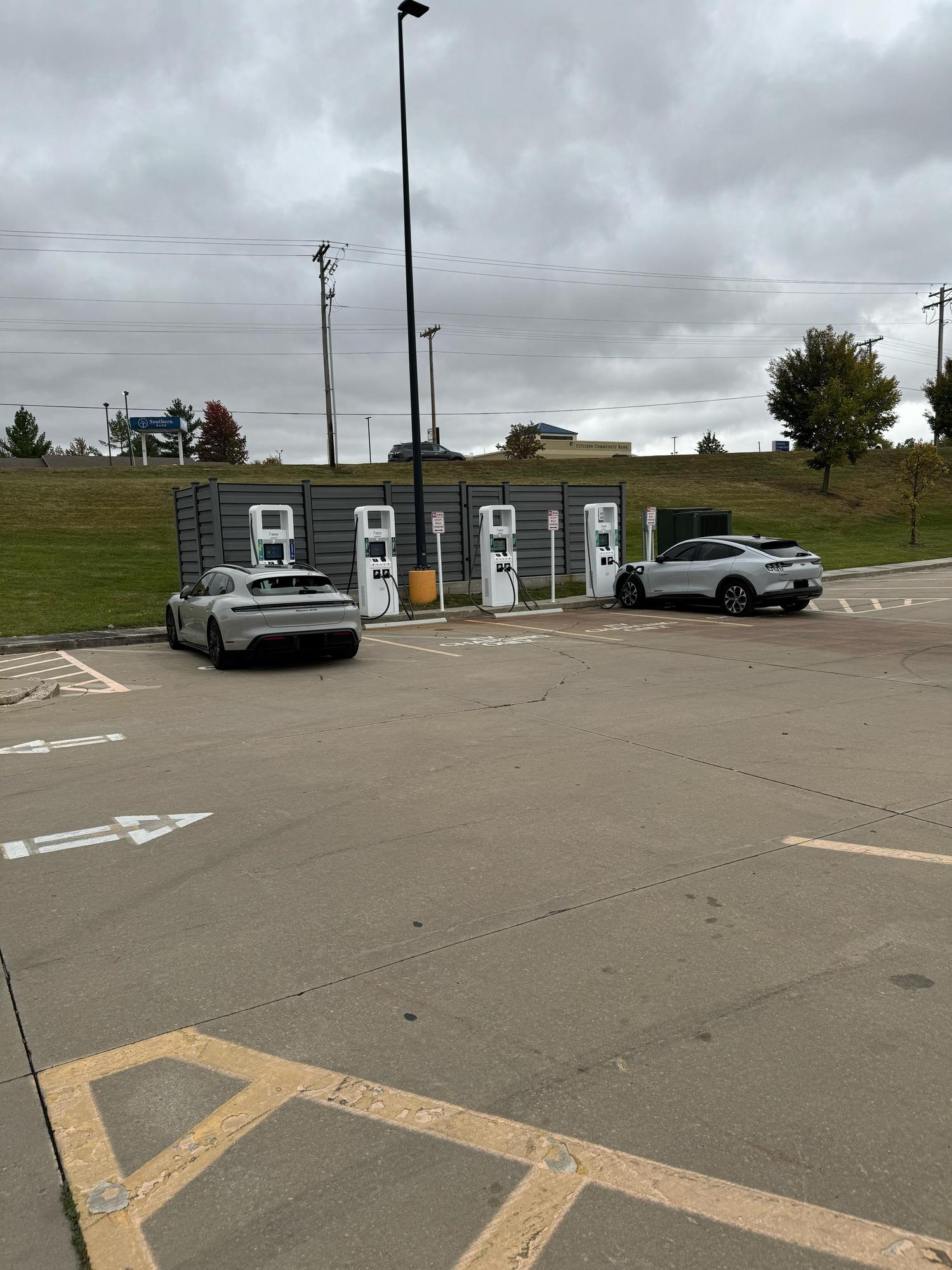 Walmart Supercenter | Boonville, MO | EV Station