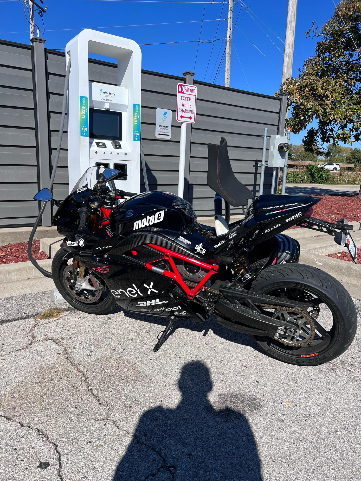 Walmart Supercenter | Collinsville, IL | EV Station