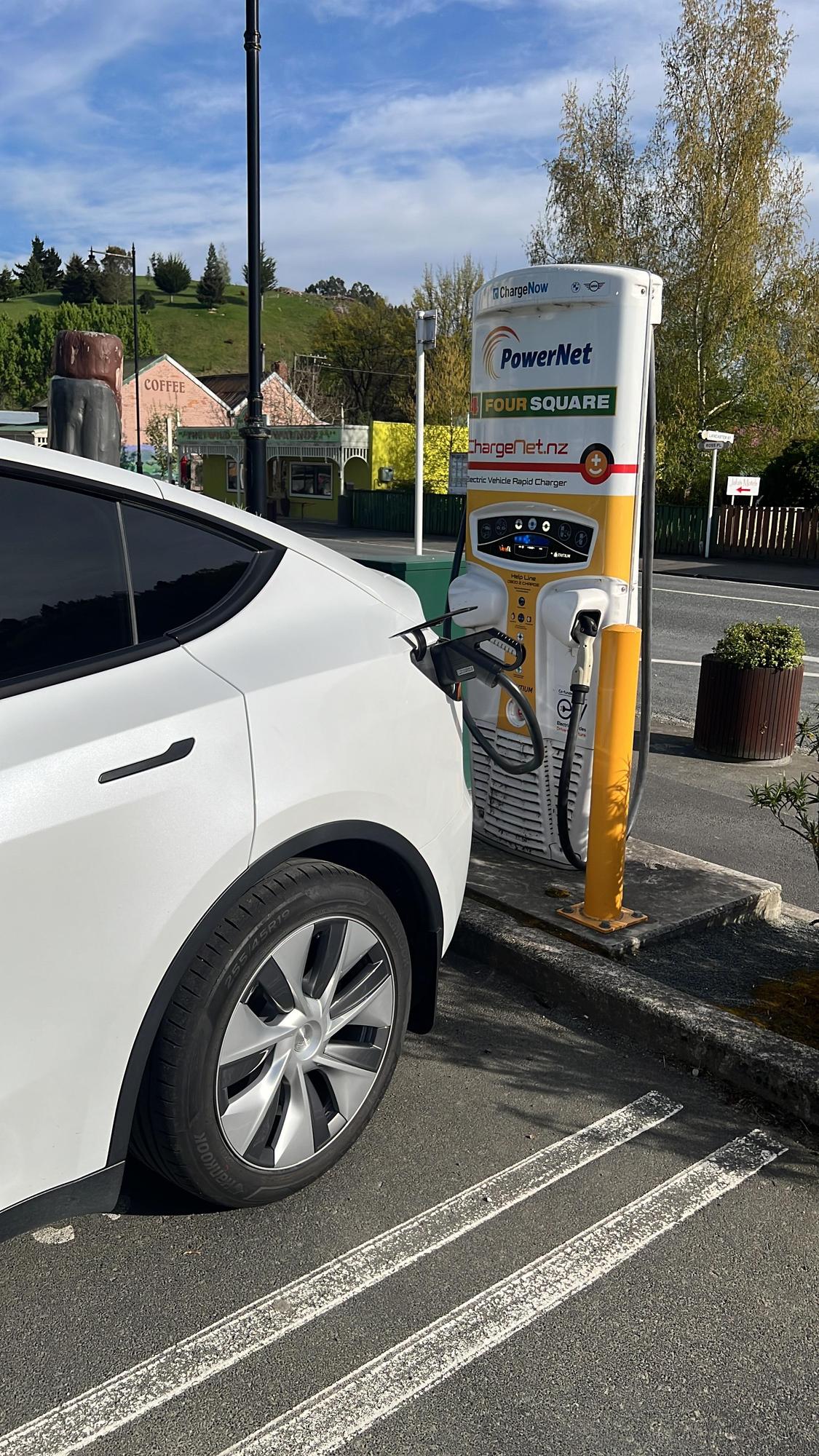 Lawrence Four Square | Lawrence, OTA | EV Station